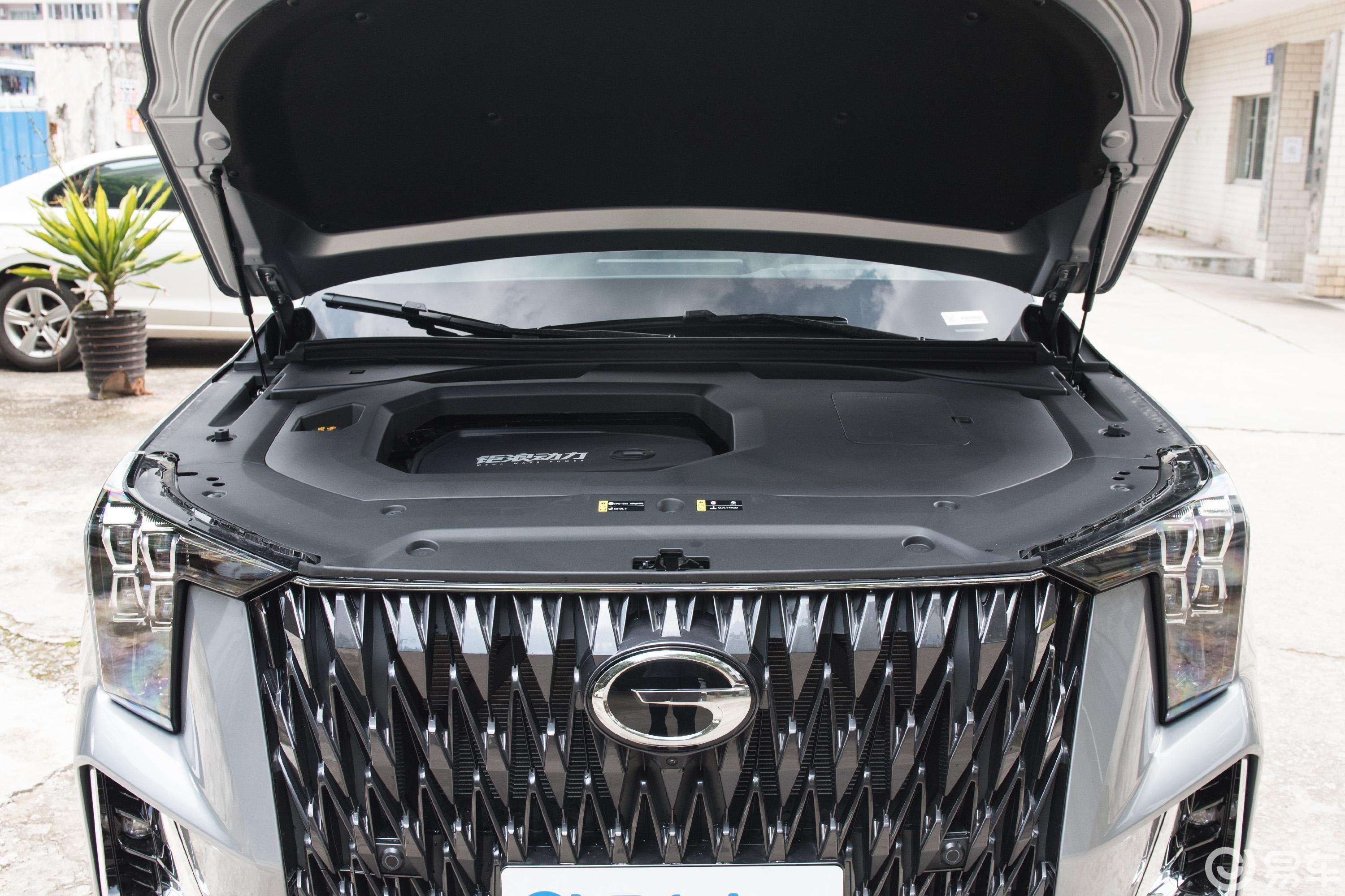 【传祺GS82.0T 四驱至尊版 6座发动机舱整体图片-汽车图片大全】-易车