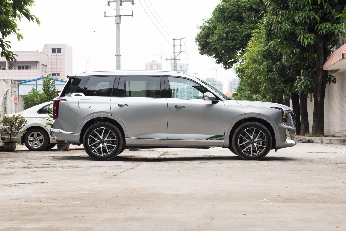 【传祺GS82.0T 四驱至尊版 6座正侧车头向右水平图片-汽车图片大全】-易车