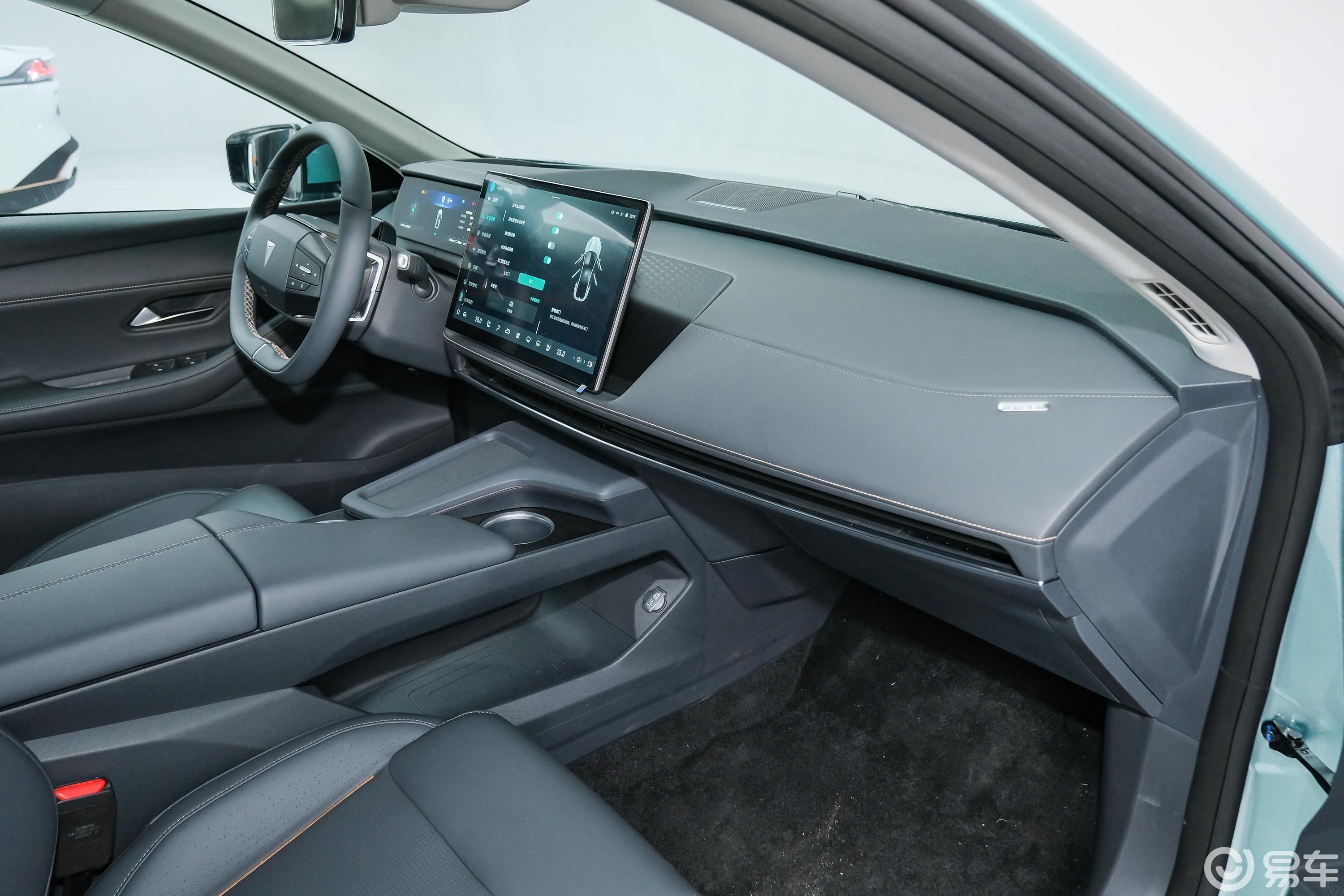 【深蓝SL03200km 增程版内饰全景副驾驶员方向图片-汽车图片大全】-易车