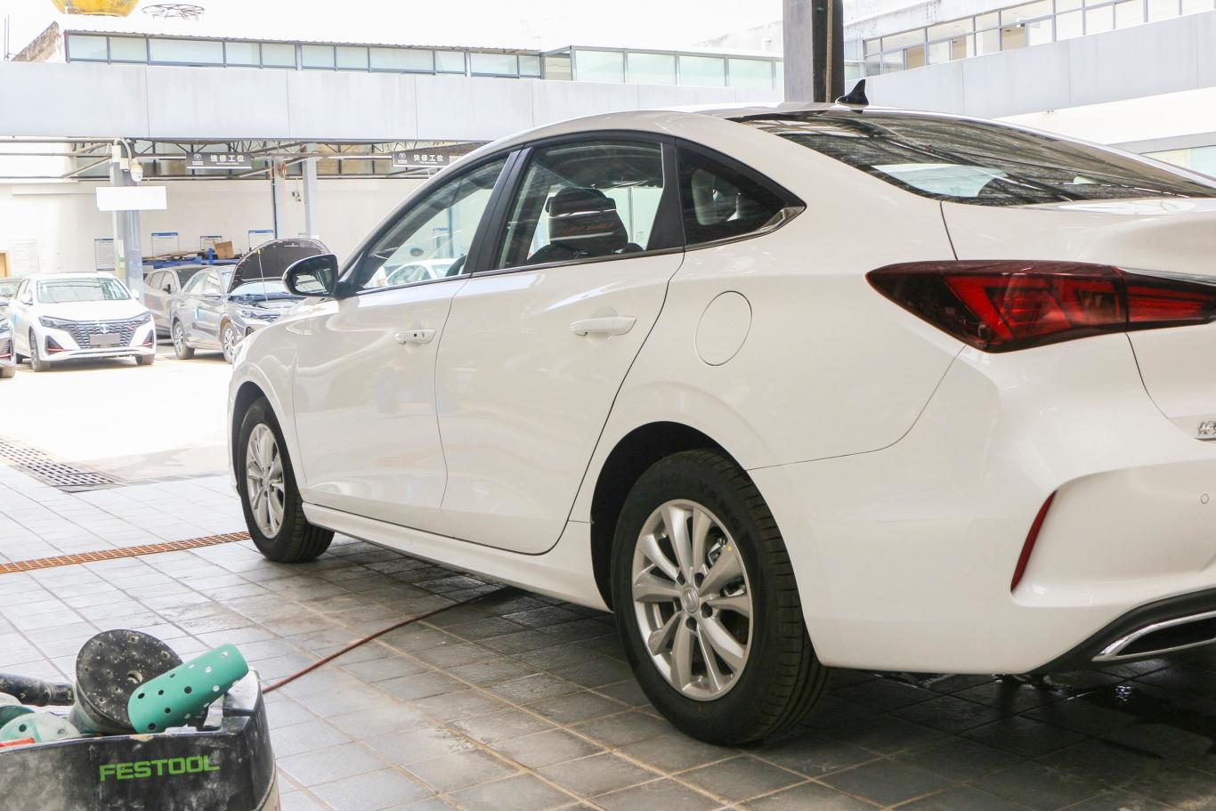 【逸动PLUS 1.6L GDI 手动精英版外观细节图片-汽车图片大全】-易车