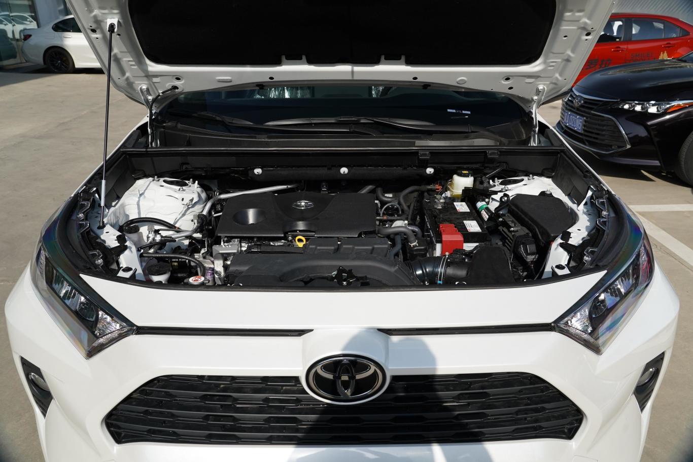 【RAV4荣放2.0L CVT两驱都市版发动机舱整体图片-汽车图片大全】-易车