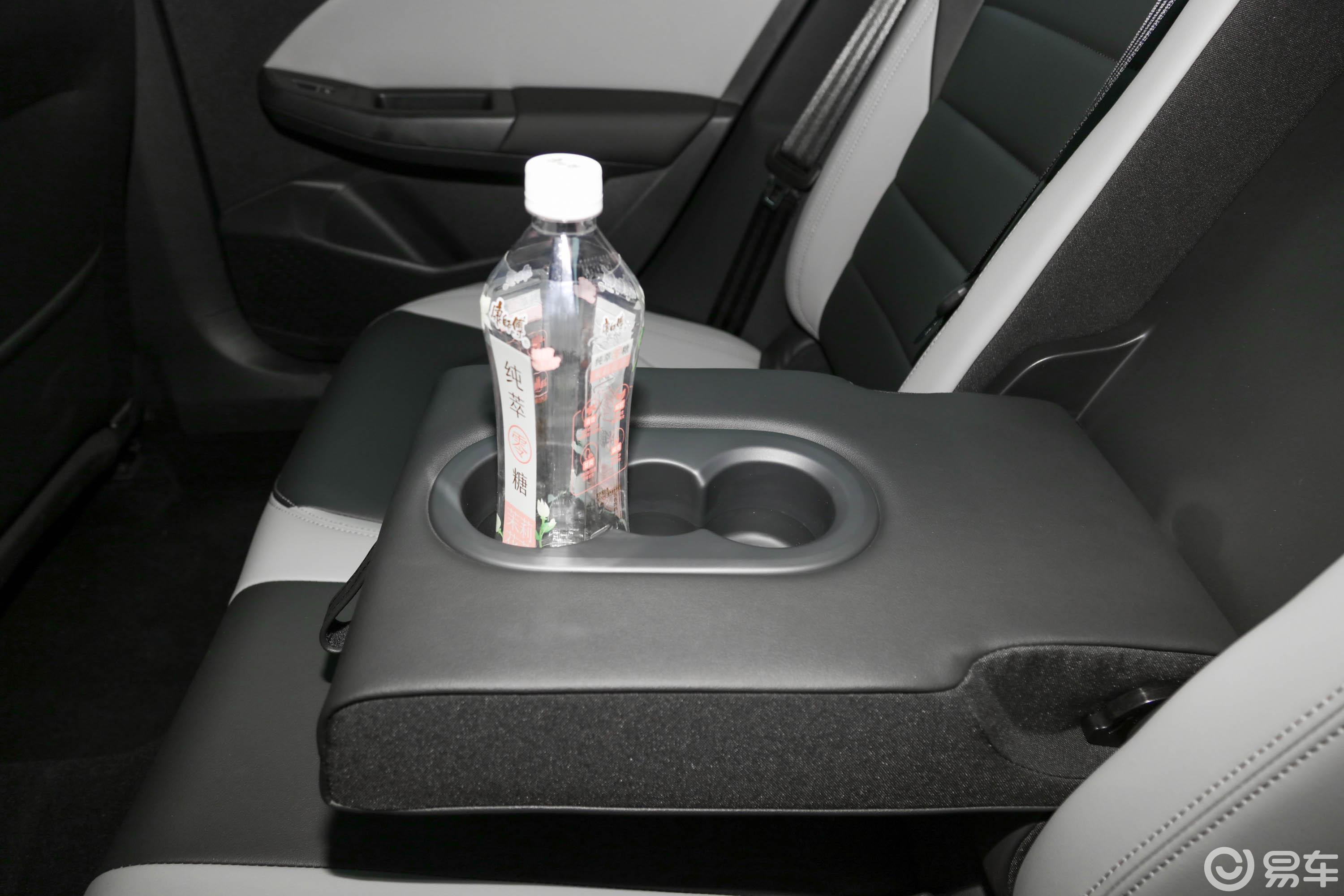 【宝来280TSI 双离合尊行版后排杯架图片-汽车图片大全】-易车