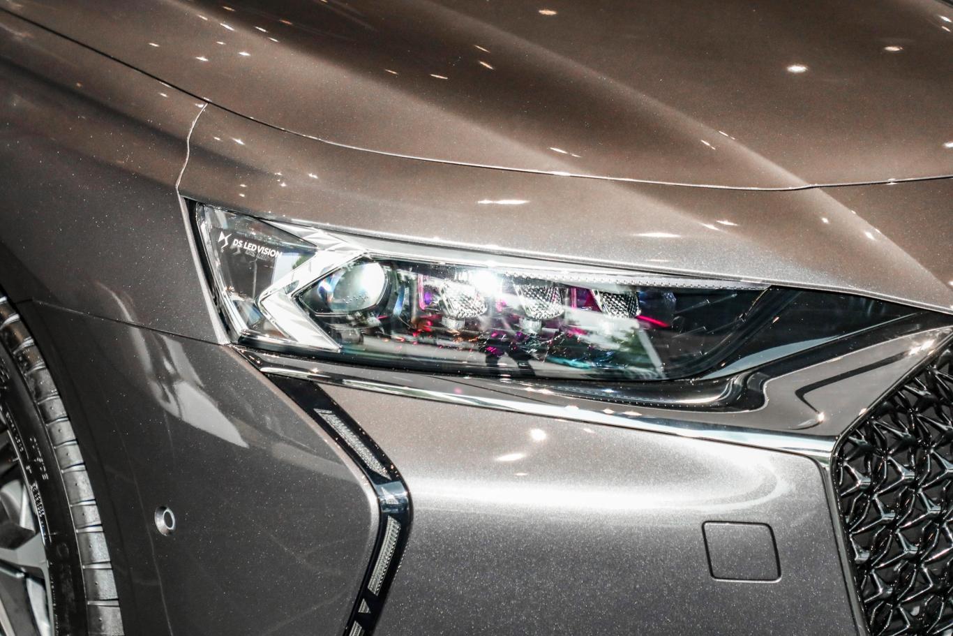 【DS 945THP 里沃利科技版大灯侧45度俯拍图片-汽车图片大全】-易车