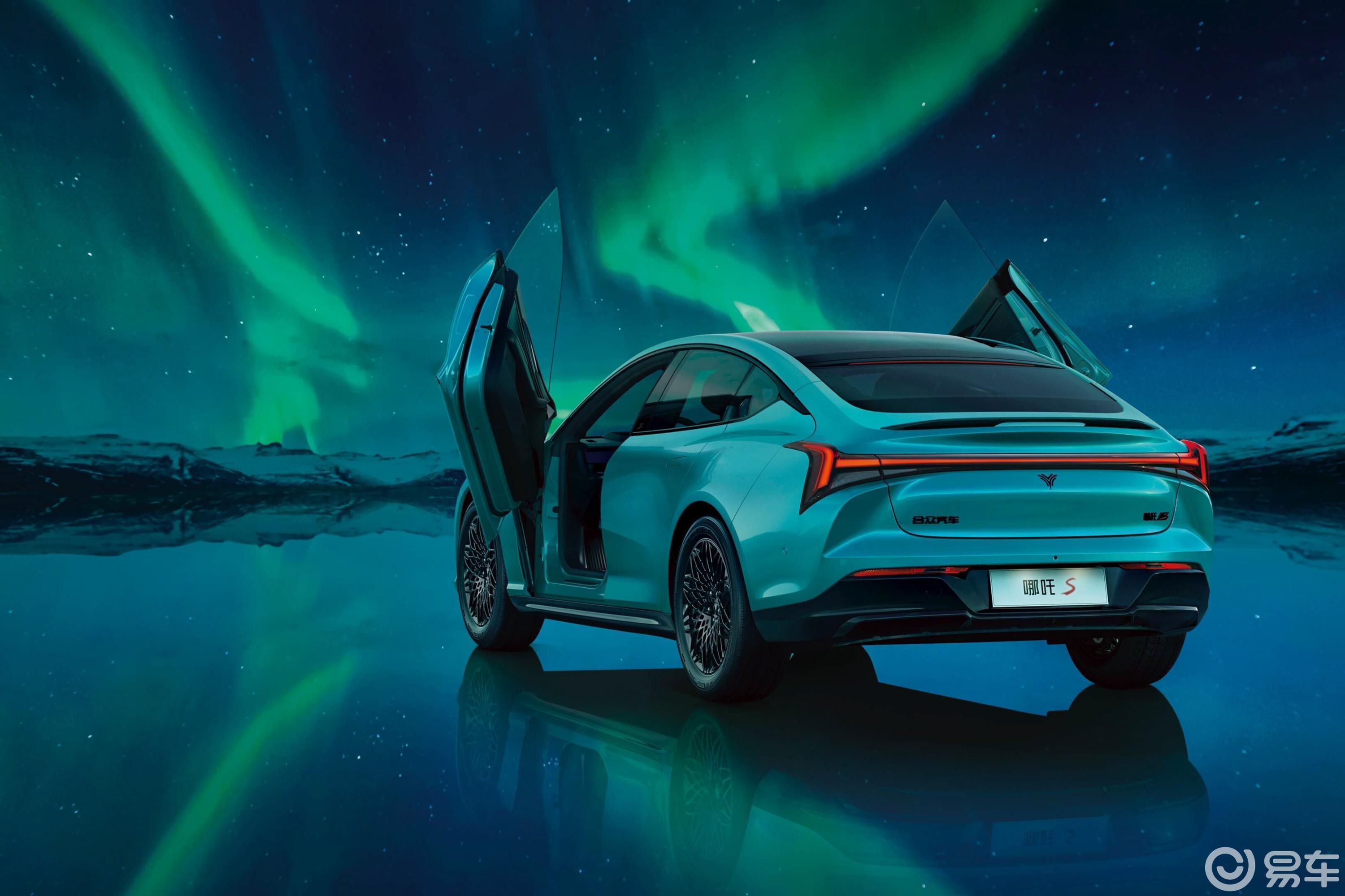 【哪吒S图片-汽车图片大全】-易车