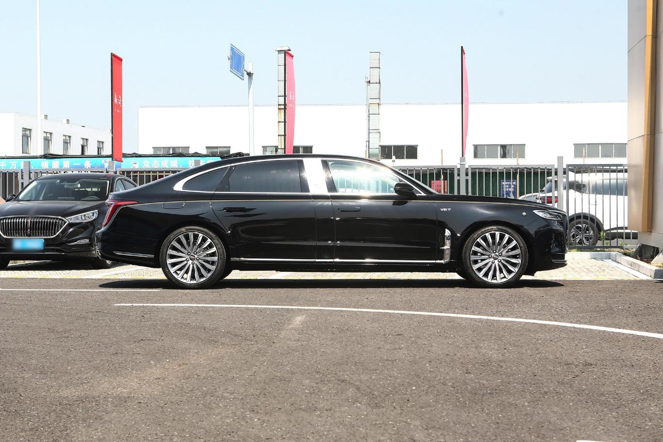 【红旗H93.0T H9+ 卓越定制版正侧车头向右水平图片-汽车图片大全】-易车