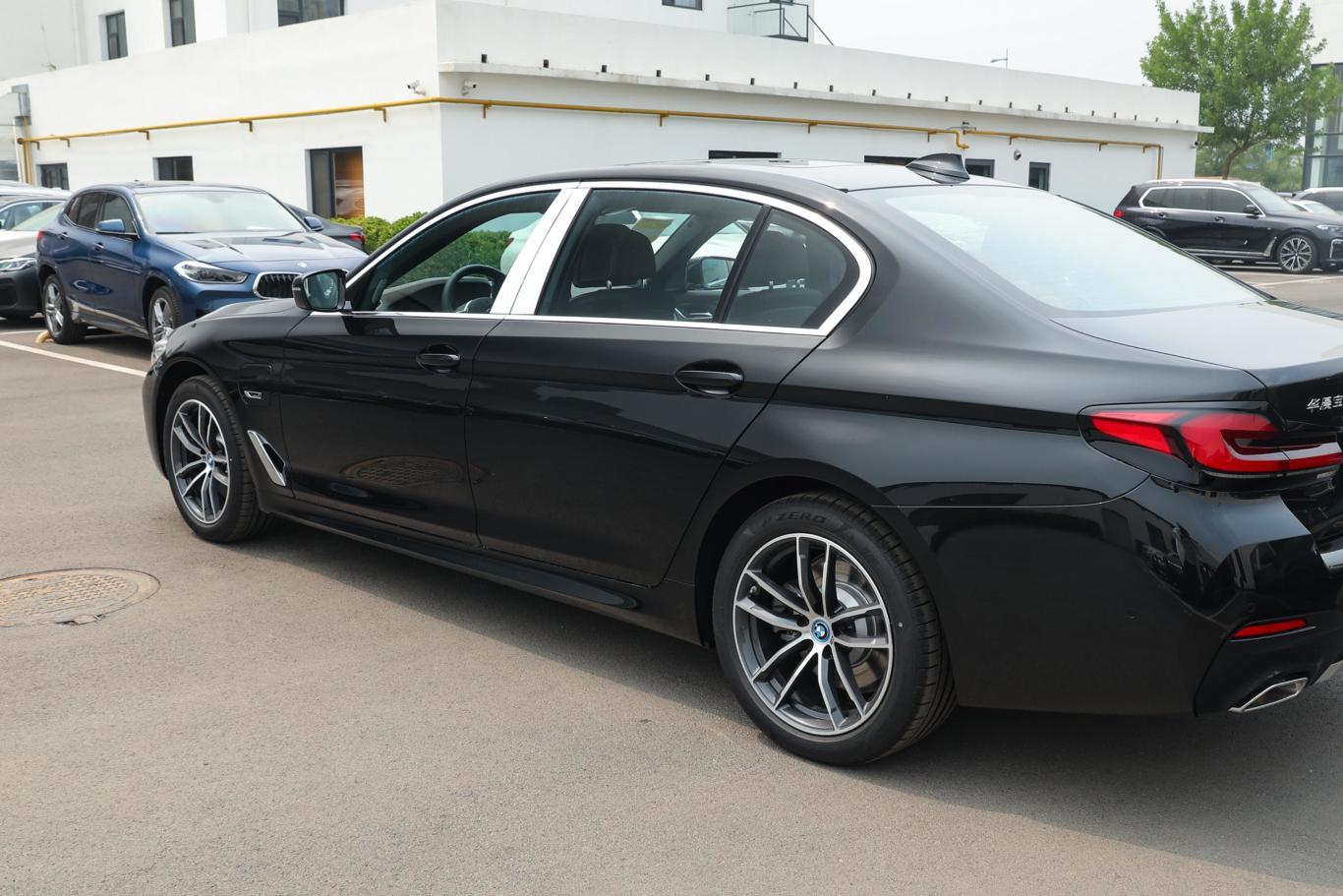 【宝马5系 插电混动改款二 535Le 先锋版M运动套装外观图片-汽车图片大全】-易车