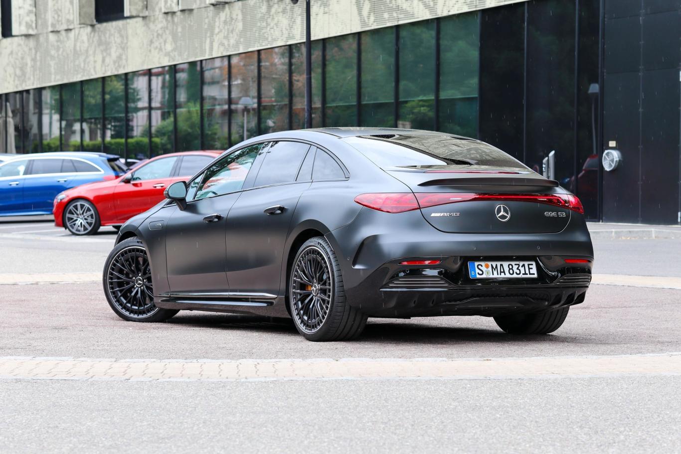 【奔驰EQE AMGEQE AMG 53 4MATIC 欧洲版侧后45度车头向左水平图片-汽车图片大全】-易车