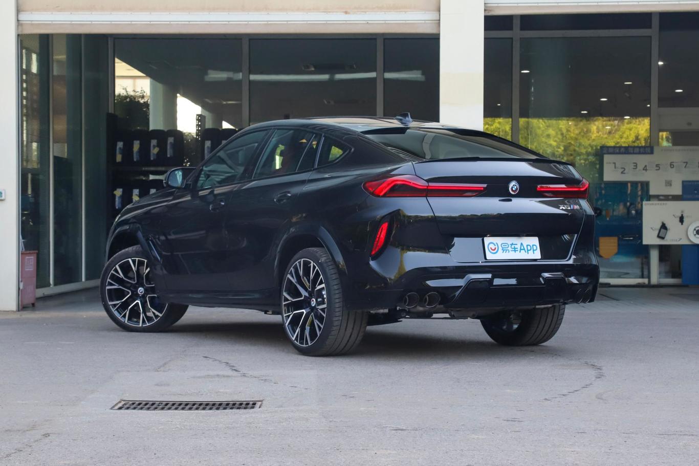 【宝马X6 M50周年版 X6 M侧后45度车头向左水平图片-汽车图片大全】-易车