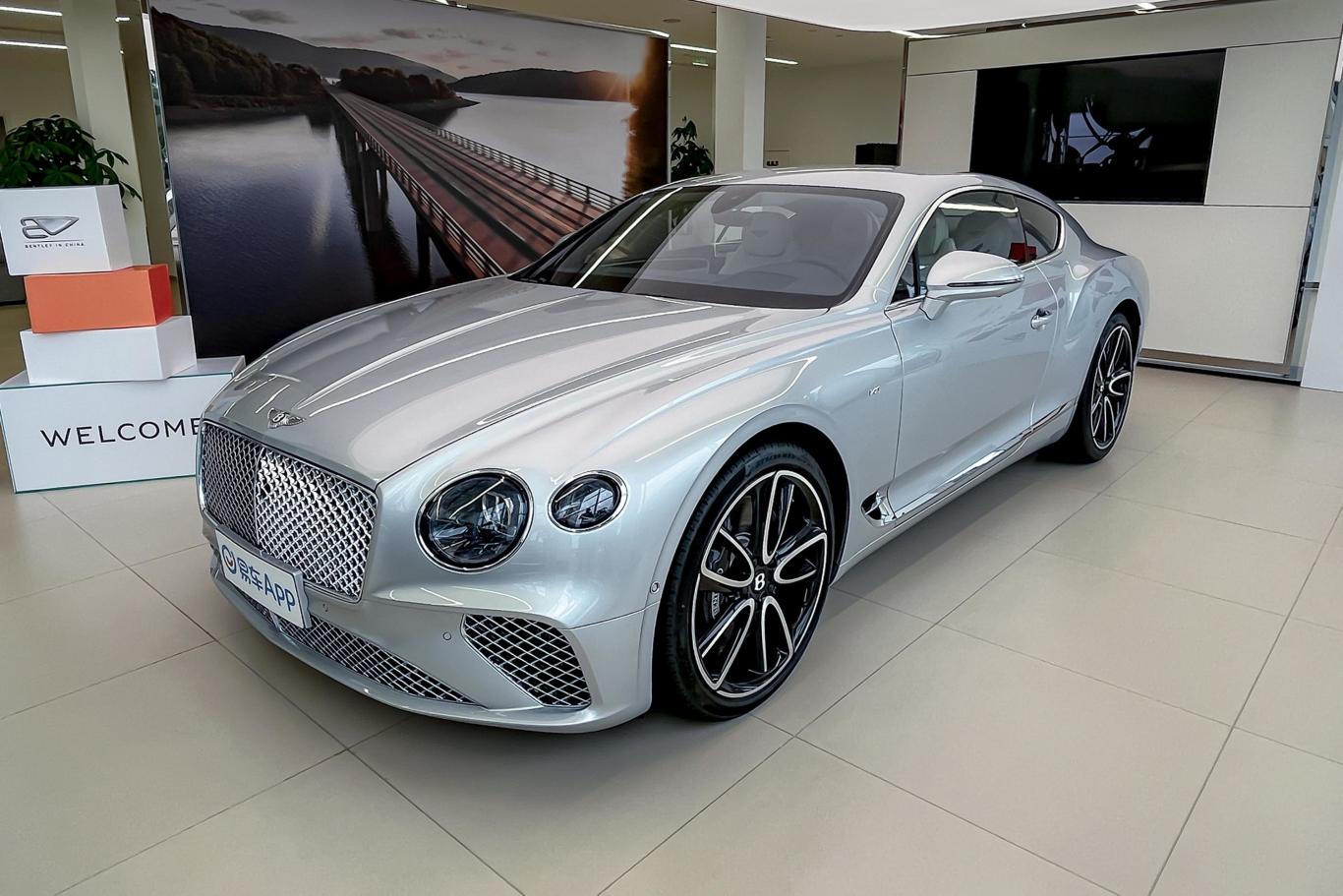 【欧陆4.0T GT V8侧前45度车头向左水平图片-汽车图片大全】-易车