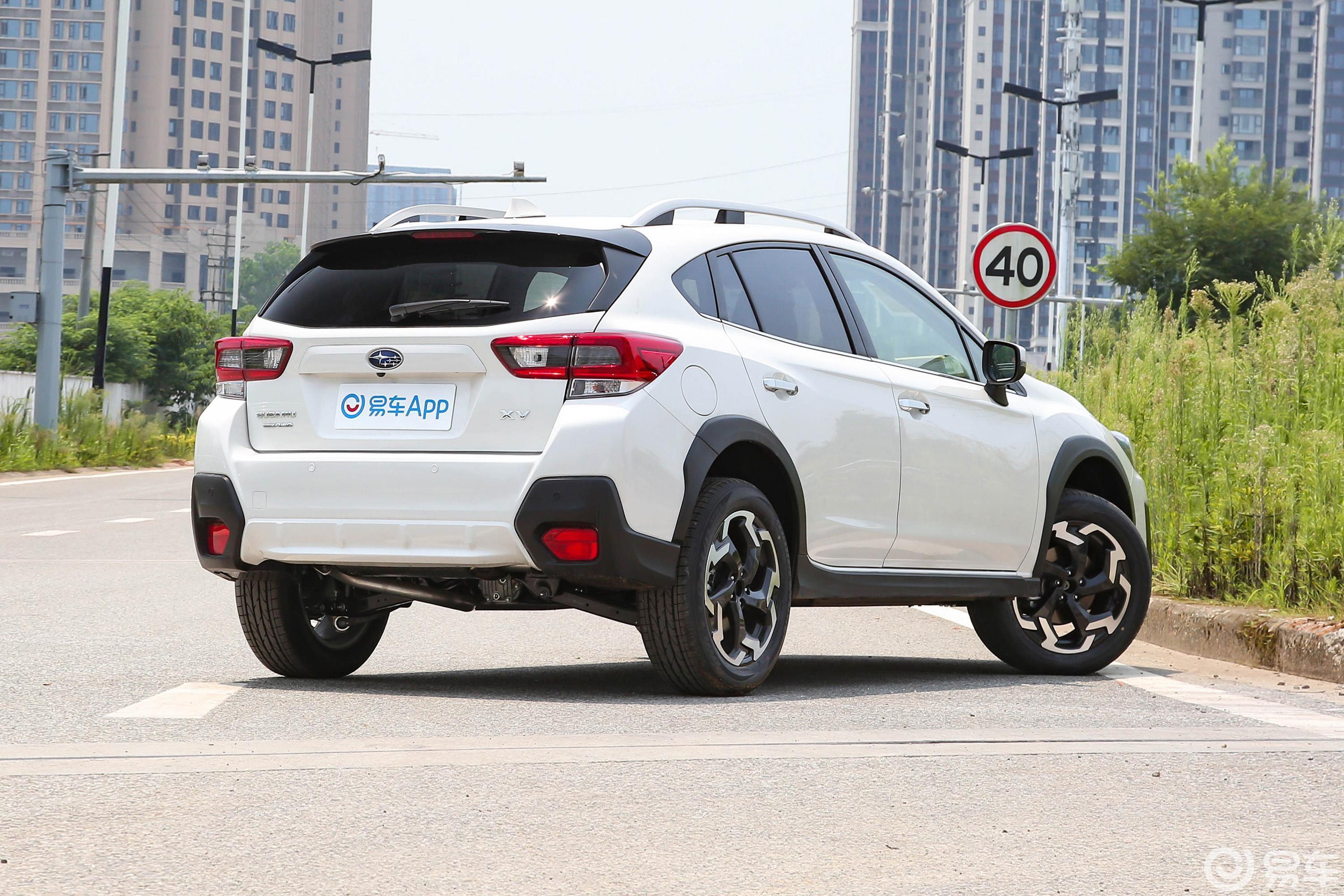 【斯巴鲁XV2.0i AWD豪华版侧后45度车头向右水平图片-汽车图片大全】-易车