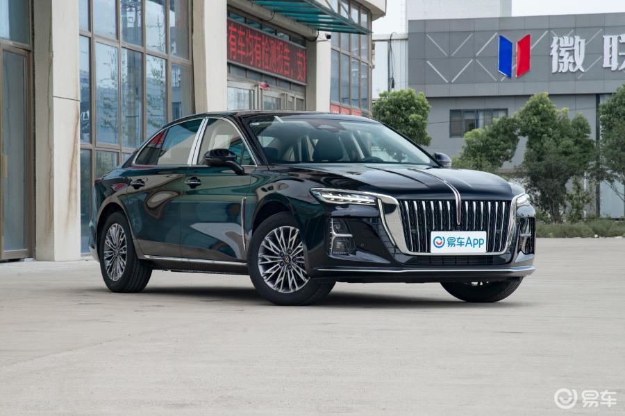 【红旗H52023款2.0T 自动智联旗享版侧前45度车头向右水平汽车图片-汽车图片大全】-易车