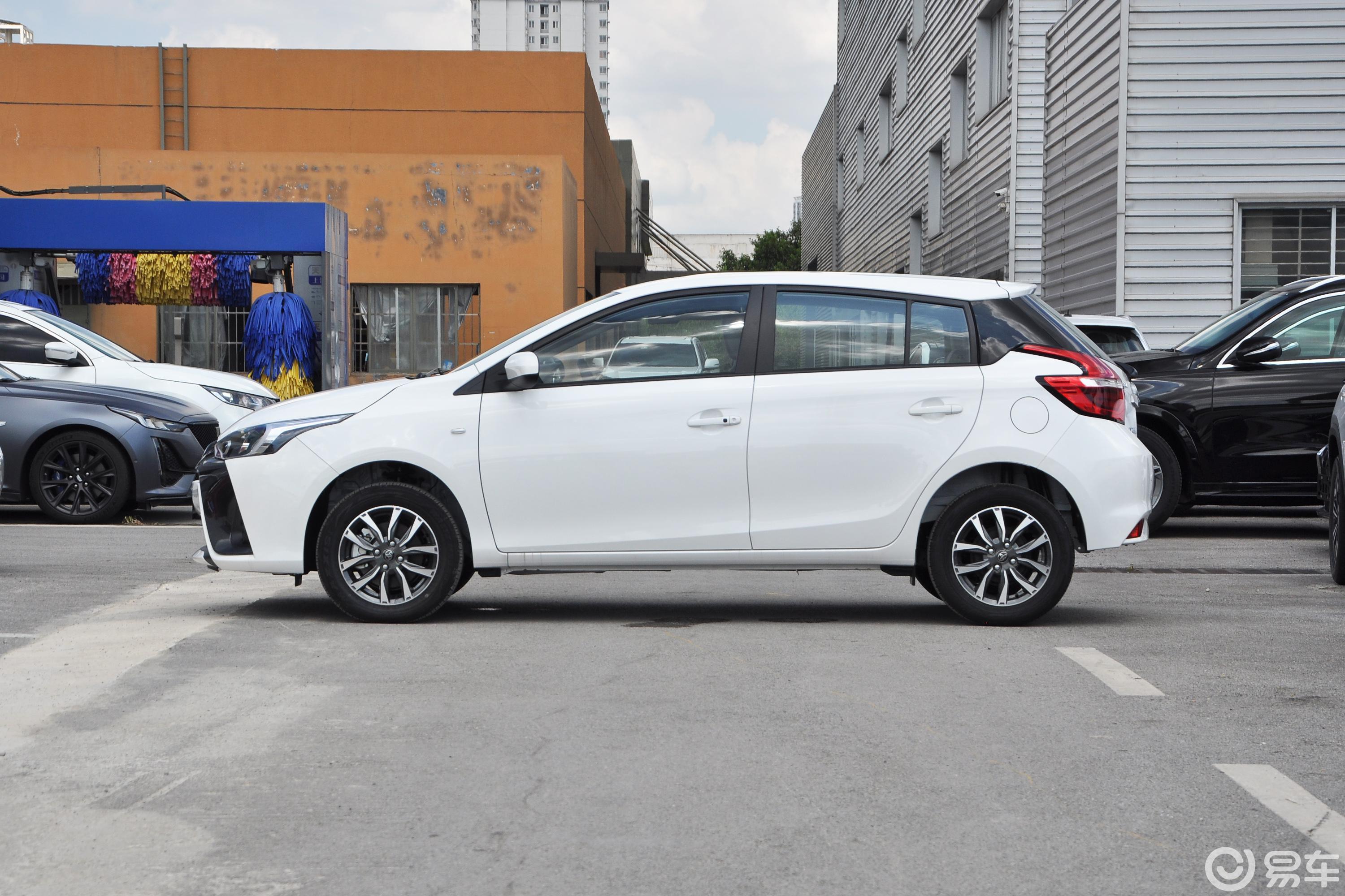 【YARiS L 致炫1.5L CVT 豪华PLUS版正侧车头向左水平图片-汽车图片大全】-易车