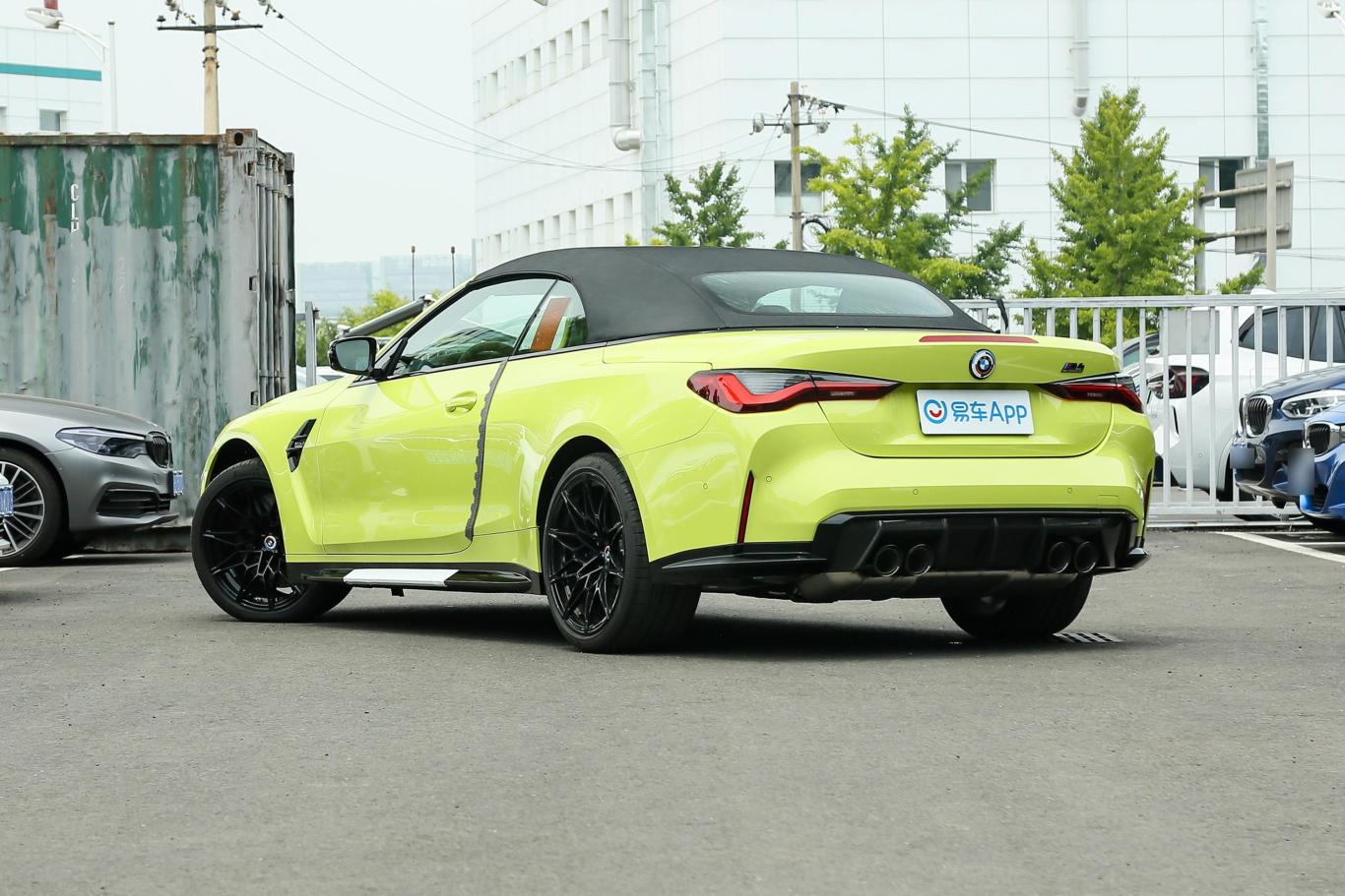 【宝马M450周年版 M4 敞篷轿跑车 M xDrive侧后45度车头向左水平图片-汽车图片大全】-易车