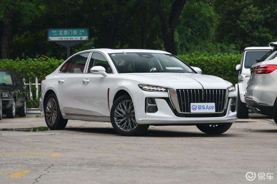 【红旗H52023款混动 1.5T 智联旗畅版侧前45度车头向右水平汽车图片-汽车图片大全】-易车