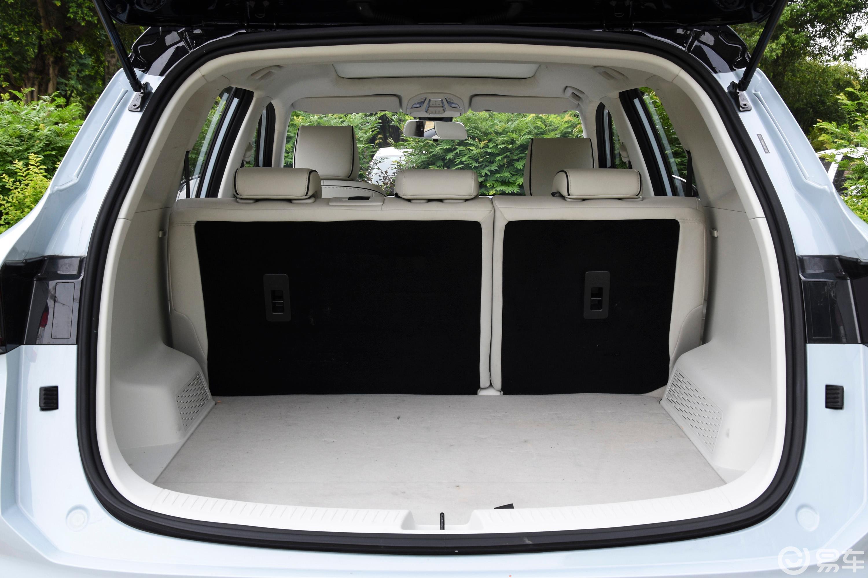 【五菱星辰2.0L DHT电速款后备厢空间特写图片-汽车图片大全】-易车