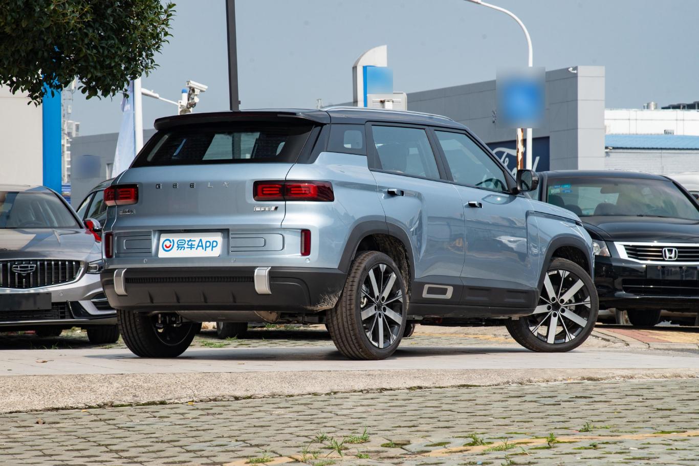 【吉利ICON1.5T 巧克力醇巧版侧后45度车头向右水平图片-汽车图片大全】-易车