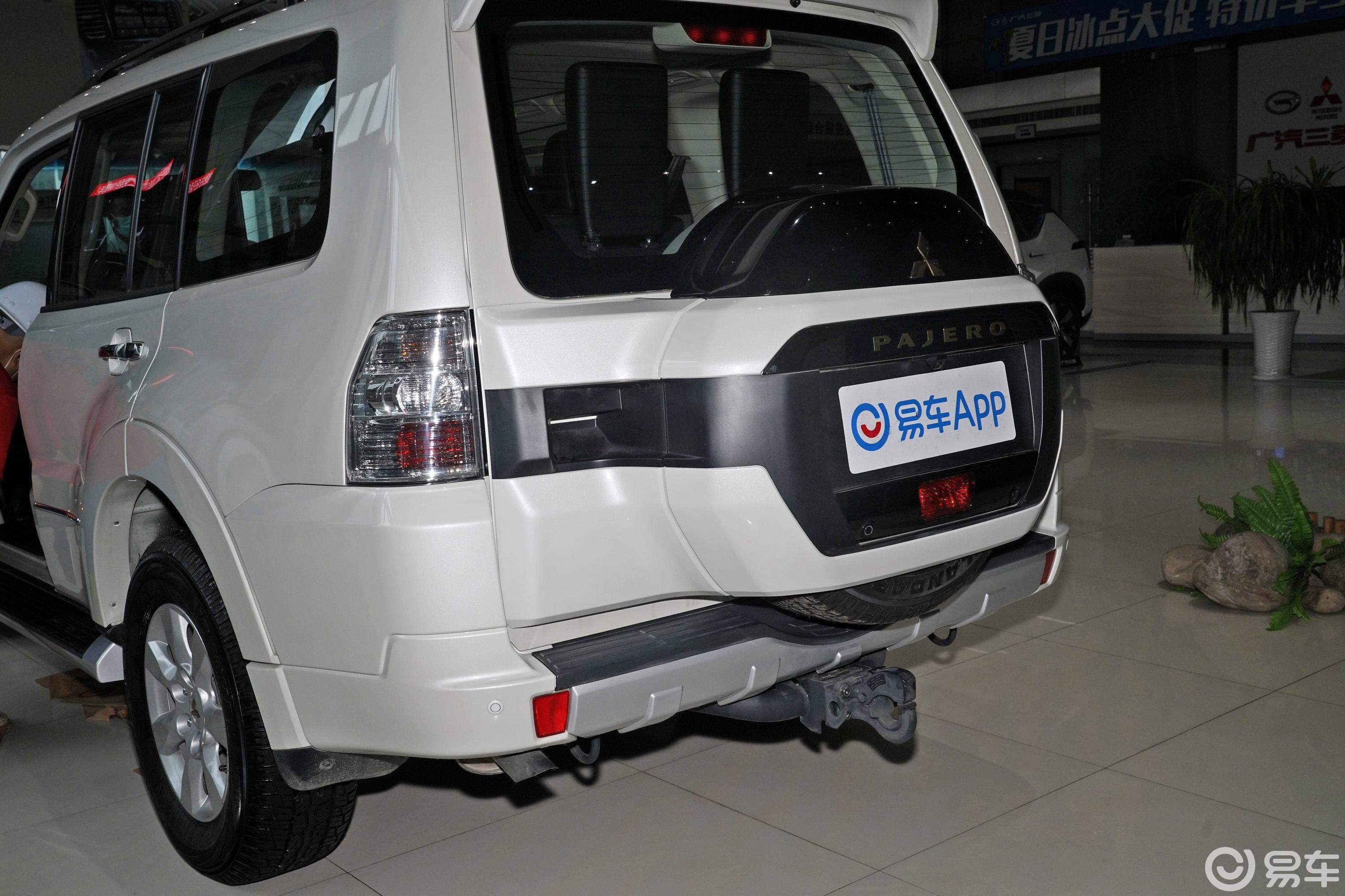 【帕杰罗(进口)3.0L 平行进口高配版车后雷达图片-汽车图片大全】-易车