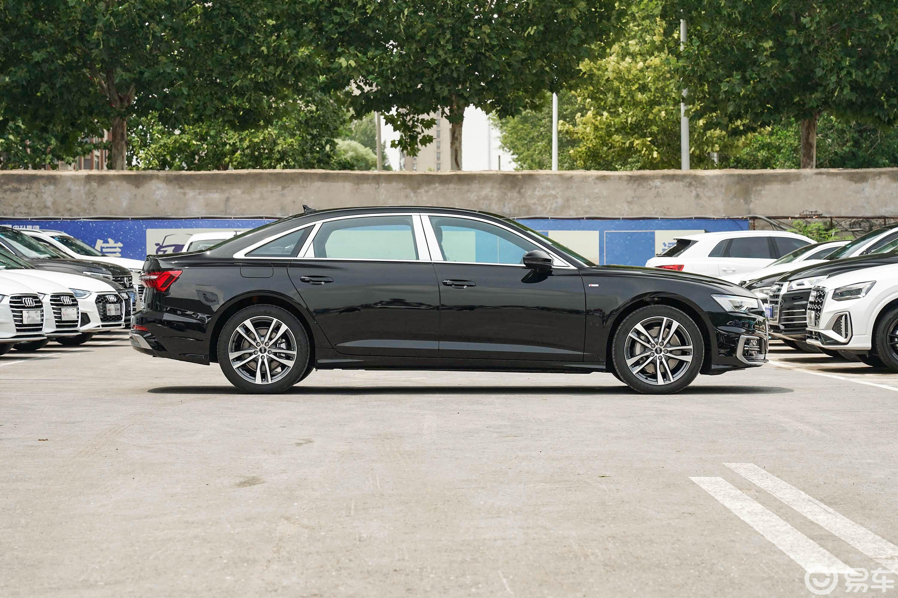 【奥迪A6L40 TFSI 豪华动感型正侧车头向右水平图片-汽车图片大全】-易车