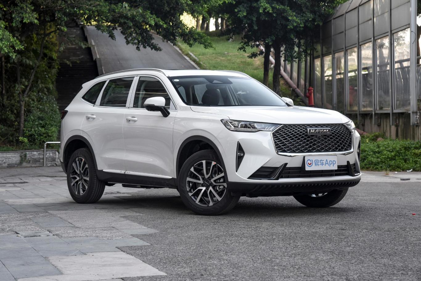 【哈弗H6混动 1.5T DHT版侧前45度车头向右水平图片-汽车图片大全】-易车