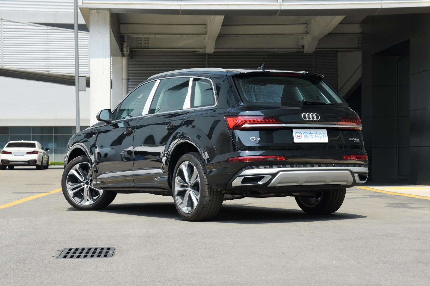 【奥迪Q755 TFSI quattro S line尊贵型侧后45度车头向左水平图片-汽车图片大全】-易车