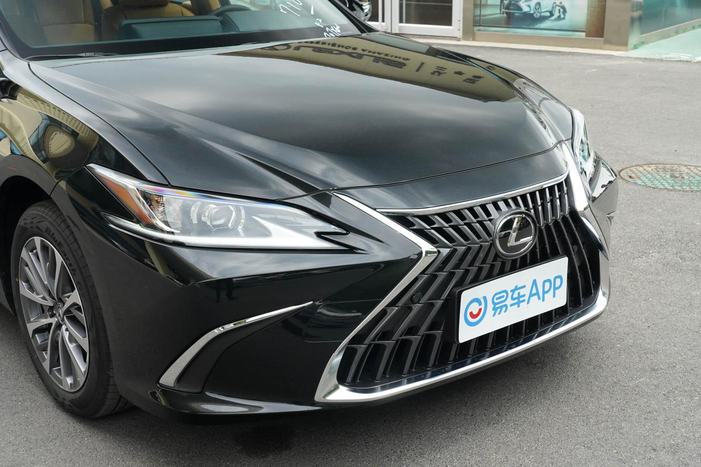 【雷克萨斯ES200 豪华版前格栅侧俯拍图片-汽车图片大全】-易车