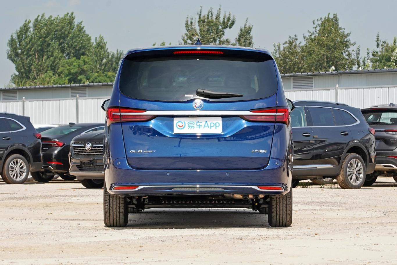 【别克GL8陆上公务舱 2.0T 智慧尊贵型 7座正后水平图片-汽车图片大全】-易车
