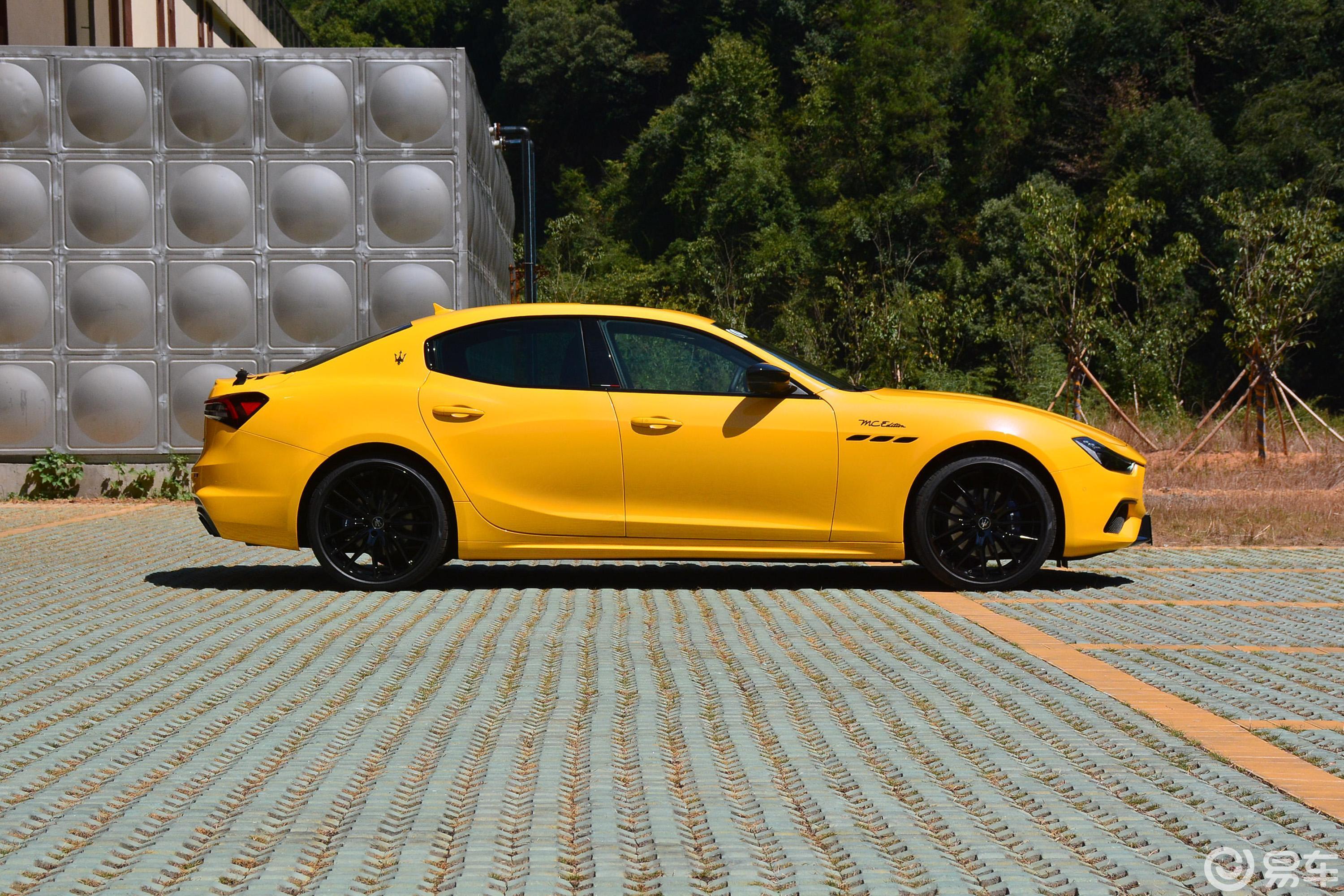 【Ghibli3.0T MC特别版正侧车头向右水平图片-汽车图片大全】-易车