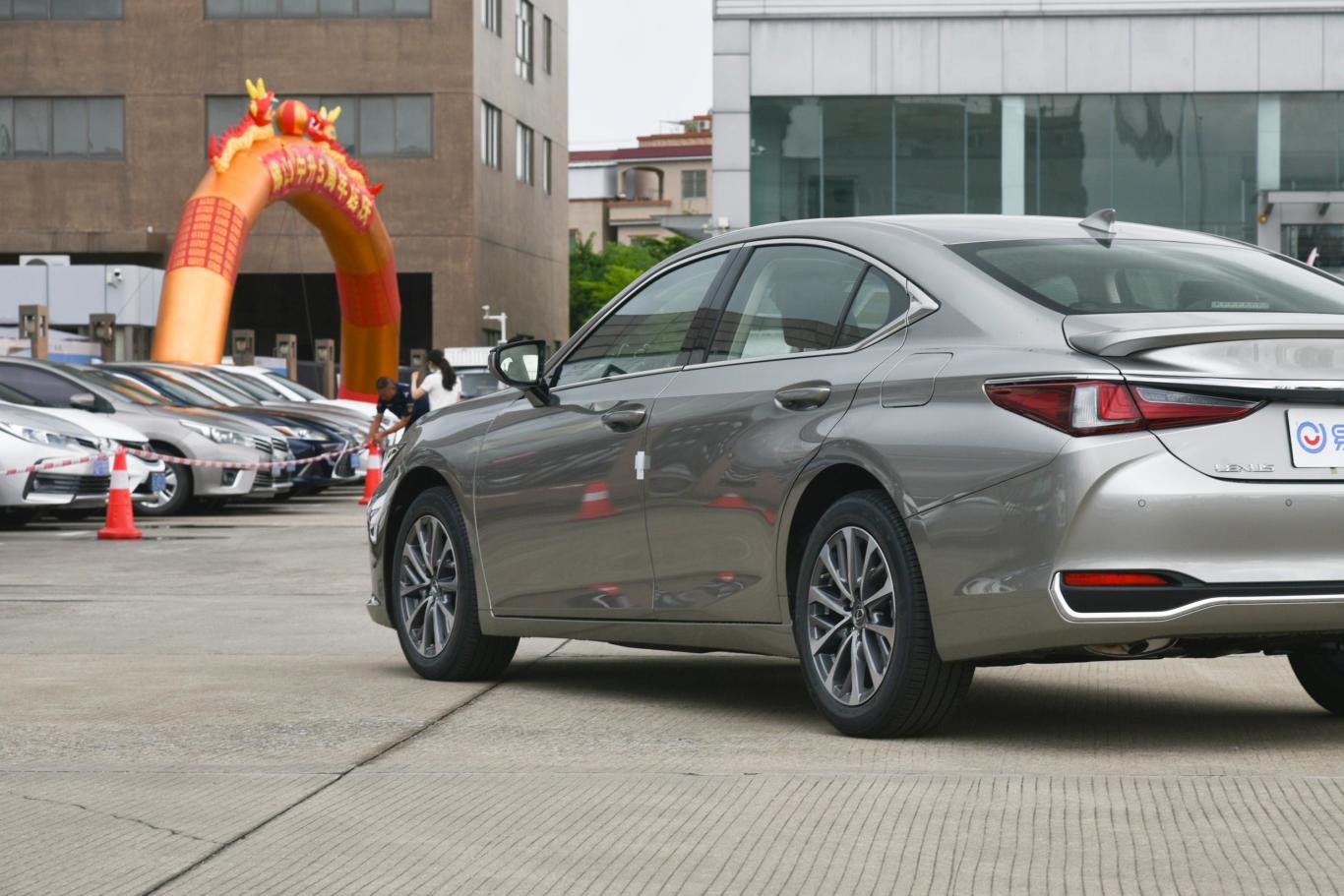 【雷克萨斯ES300h 卓越版外观细节图片-汽车图片大全】-易车