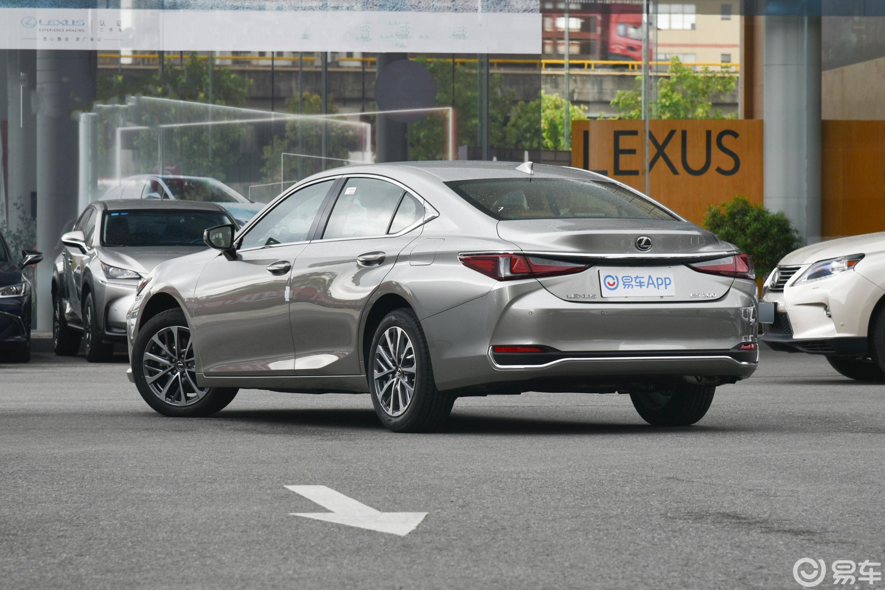 【雷克萨斯ES200 卓越版侧后45度车头向左水平图片-汽车图片大全】-易车