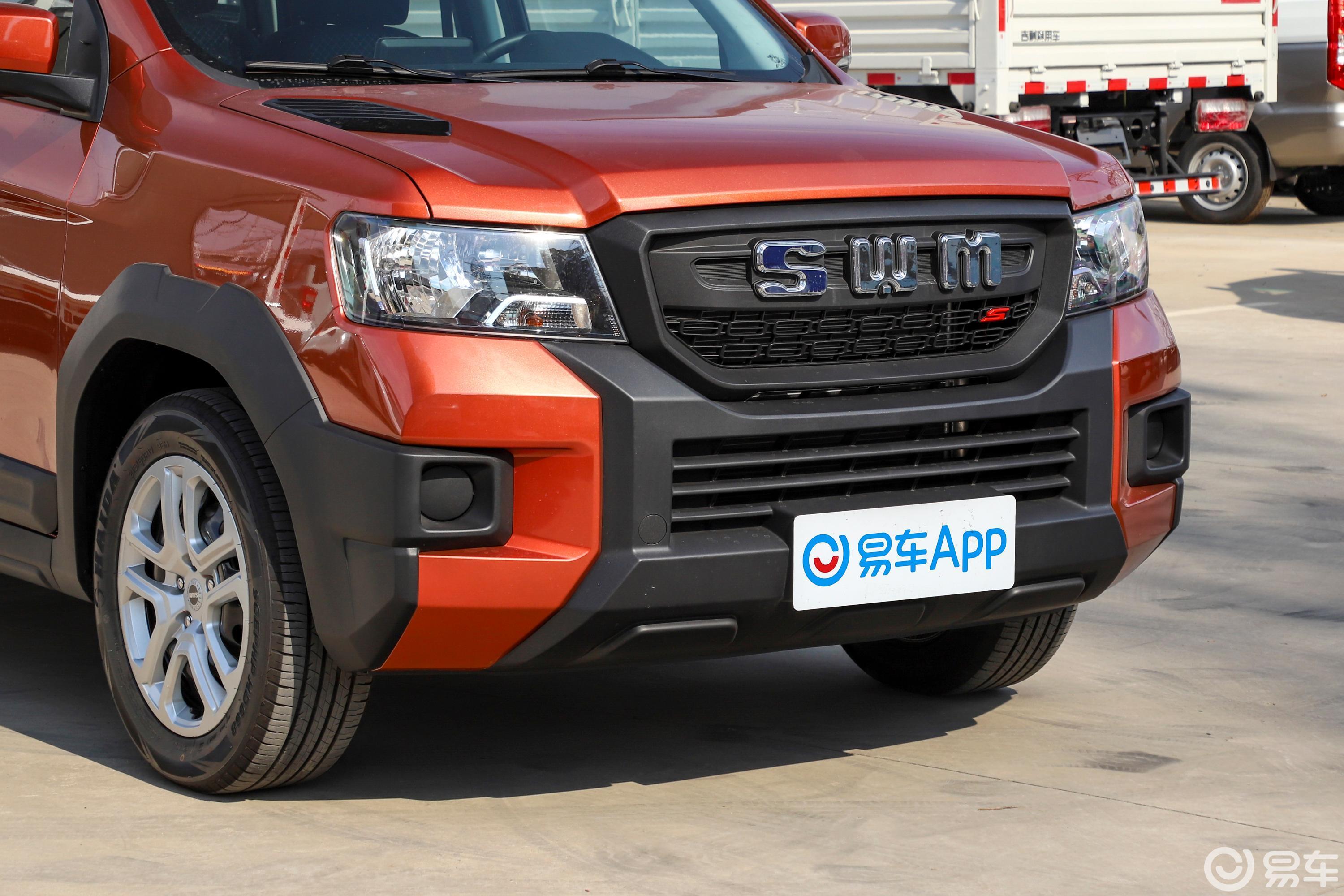 【SWM斯威大虎1.5L 精英型 7座前格栅侧俯拍图片-汽车图片大全】-易车