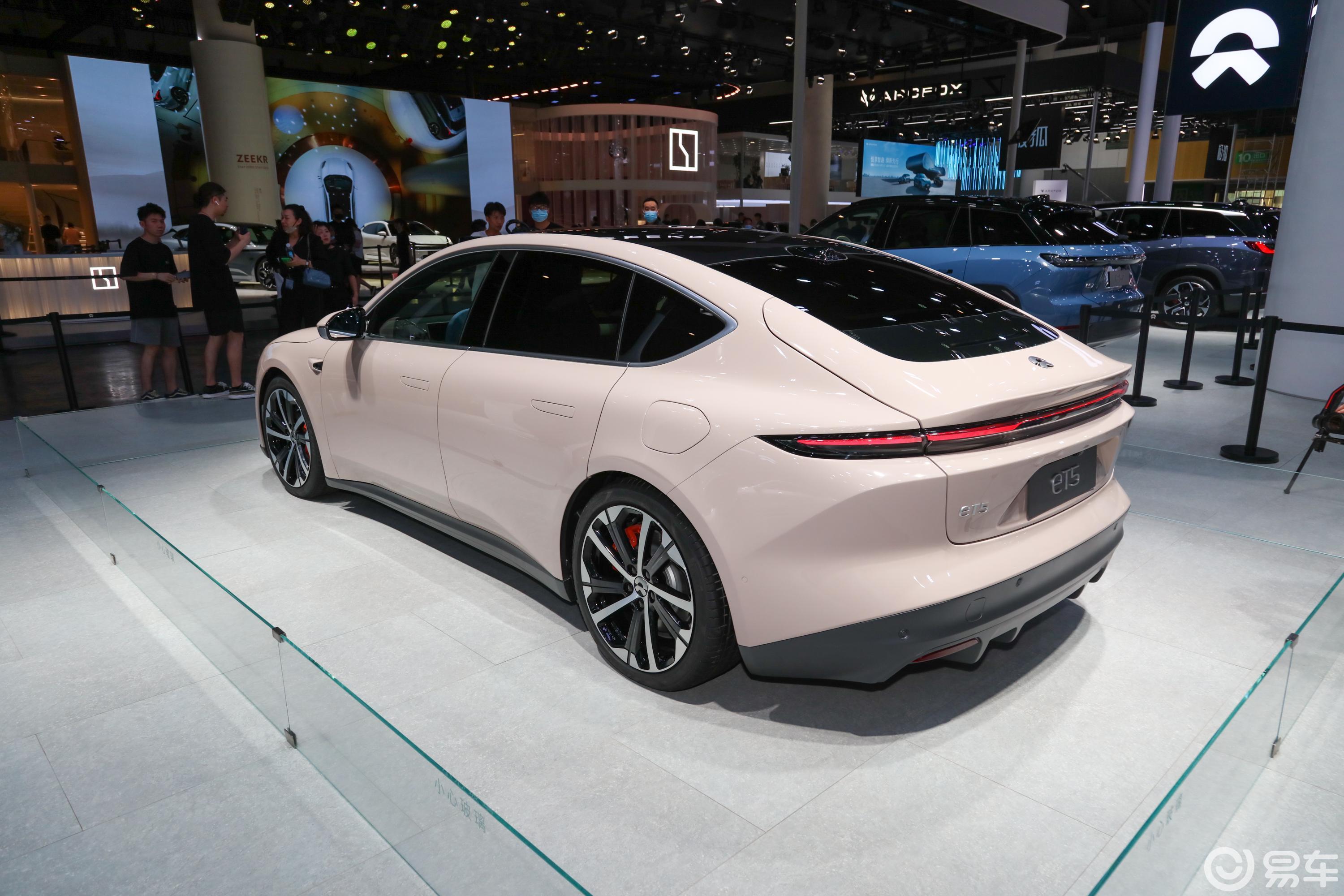 【蔚来ET5图片-汽车图片大全】-易车