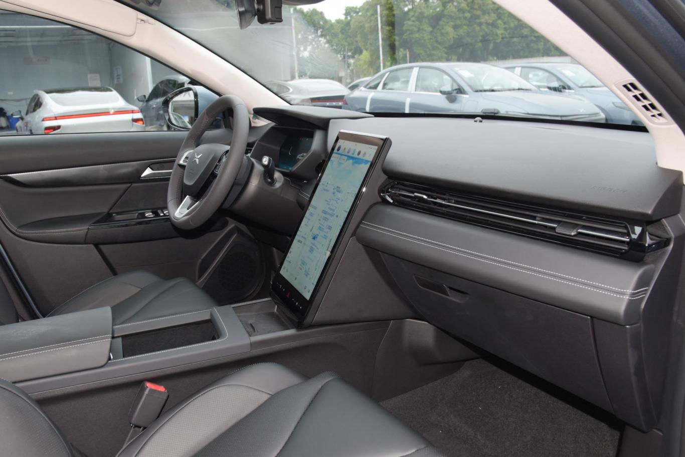 【小鹏G3G3i 520N+内饰全景副驾驶员方向图片-汽车图片大全】-易车