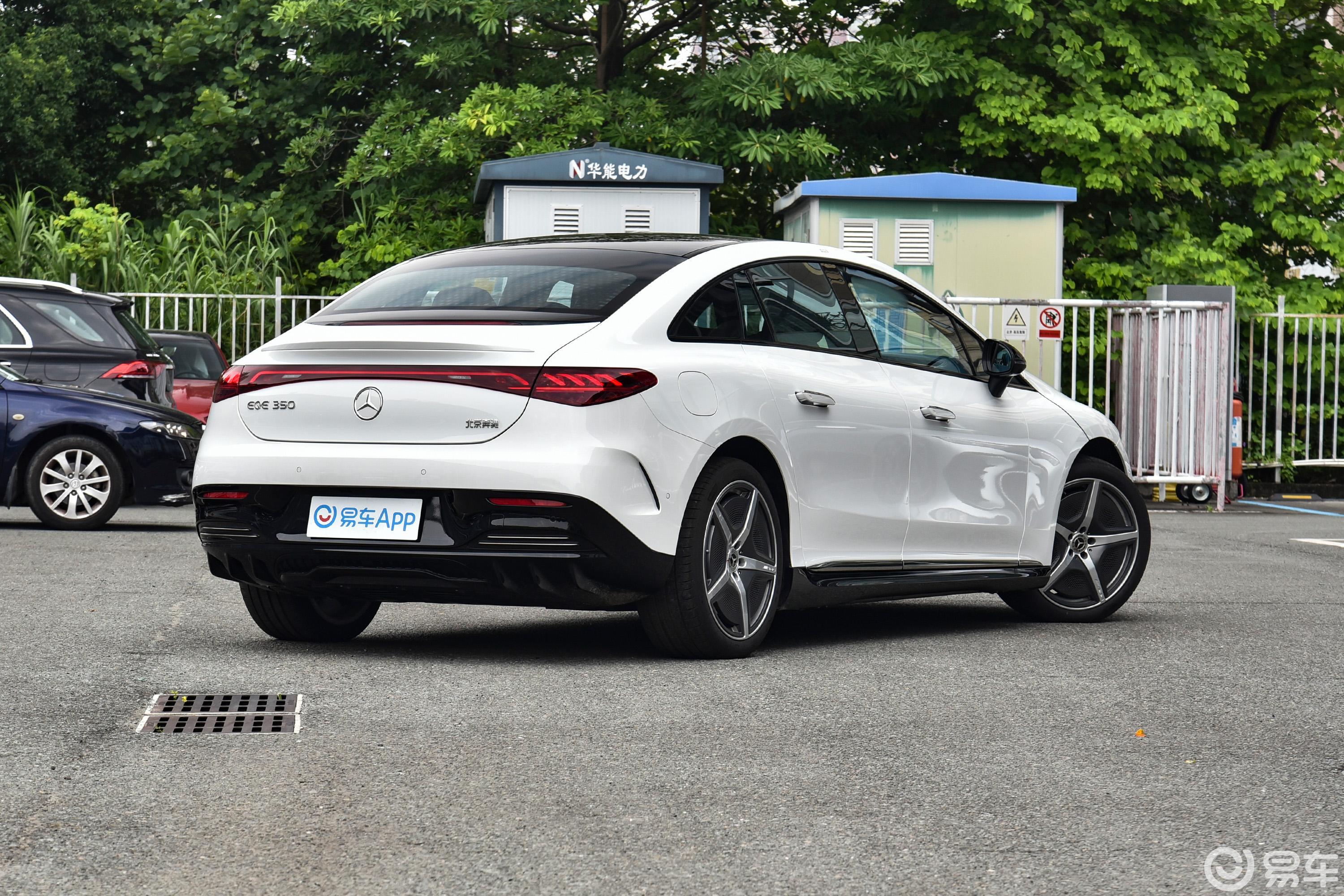 【奔驰EQEEQE 350 先型特别版侧后45度车头向右水平图片-汽车图片大全】-易车