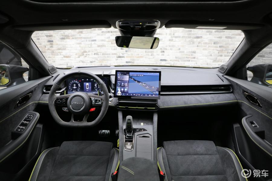【领克032023款03+ 2.0T 自动四驱性能套装内饰全景正拍汽车图片-汽车图片大全】-易车