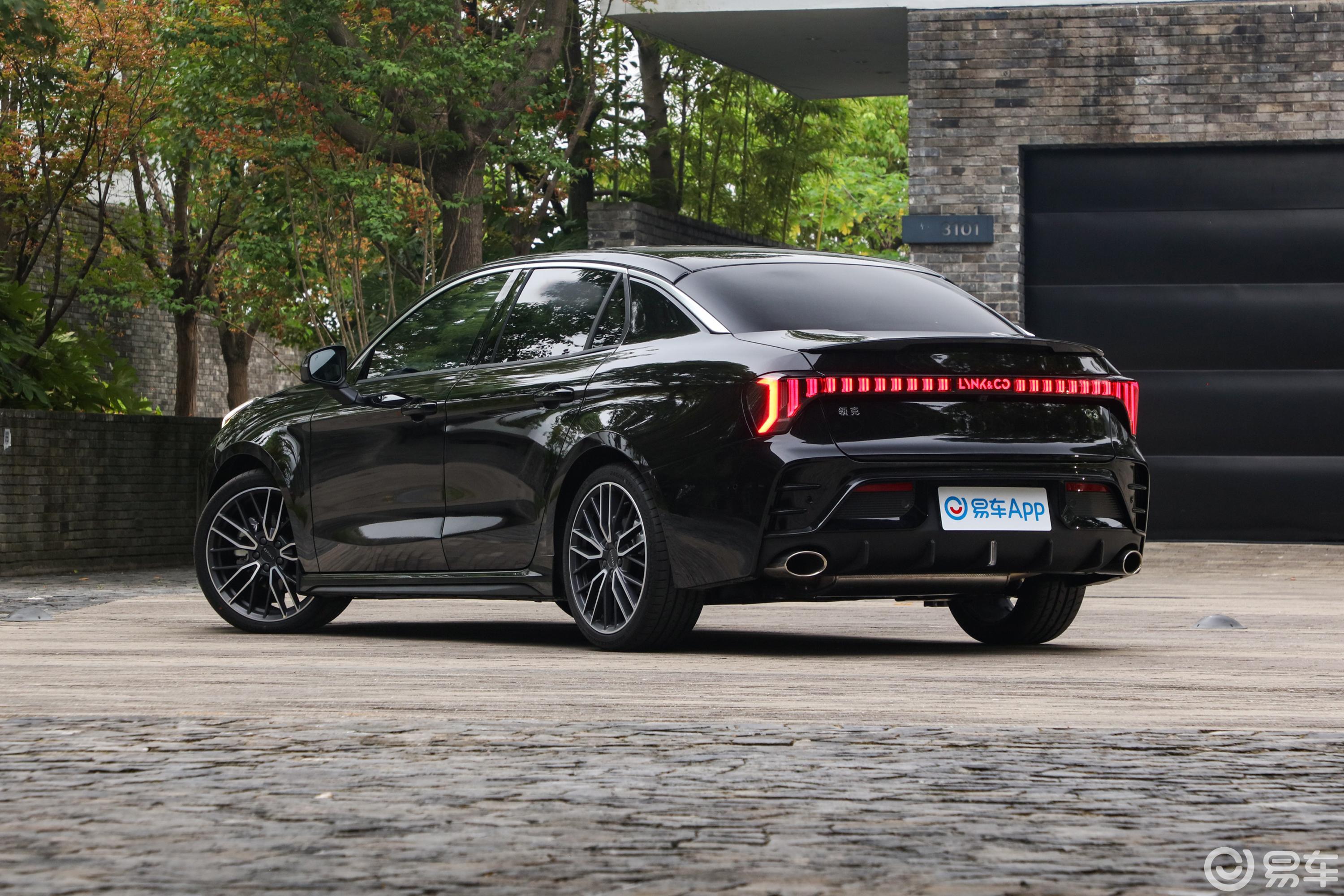 【领克032.0T T5 双离合两驱劲Halo 5座侧后45度车头向左水平图片-汽车图片大全】-易车