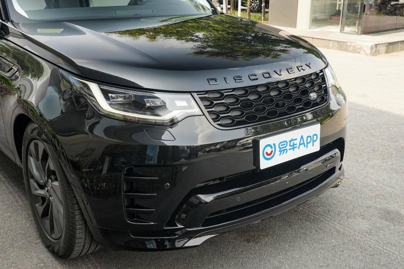 【发现改款 3.0T 360PS R-Dynamic S前格栅侧俯拍图片-汽车图片大全】-易车