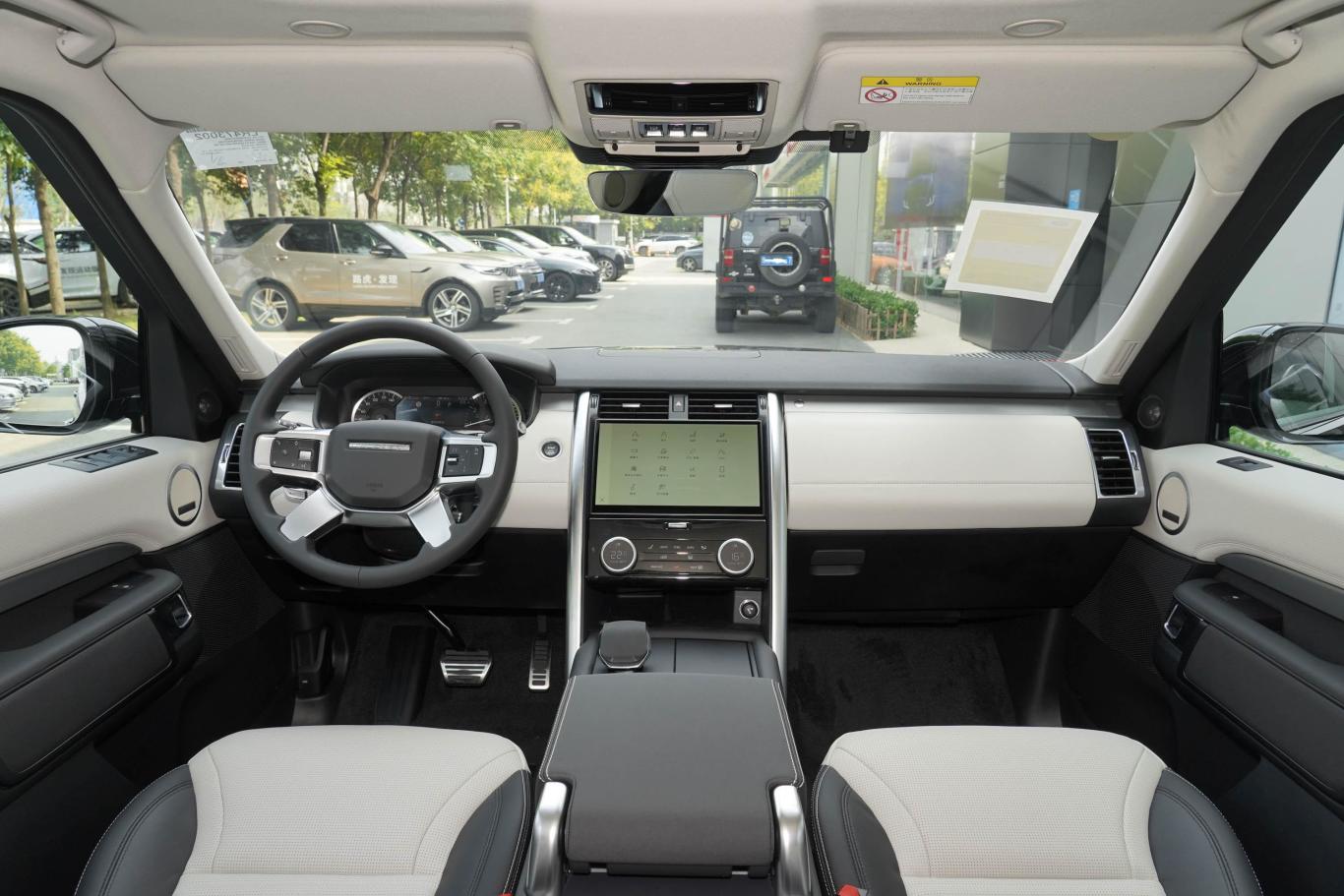 【发现改款 3.0T 360PS R-Dynamic S内饰全景正拍图片-汽车图片大全】-易车