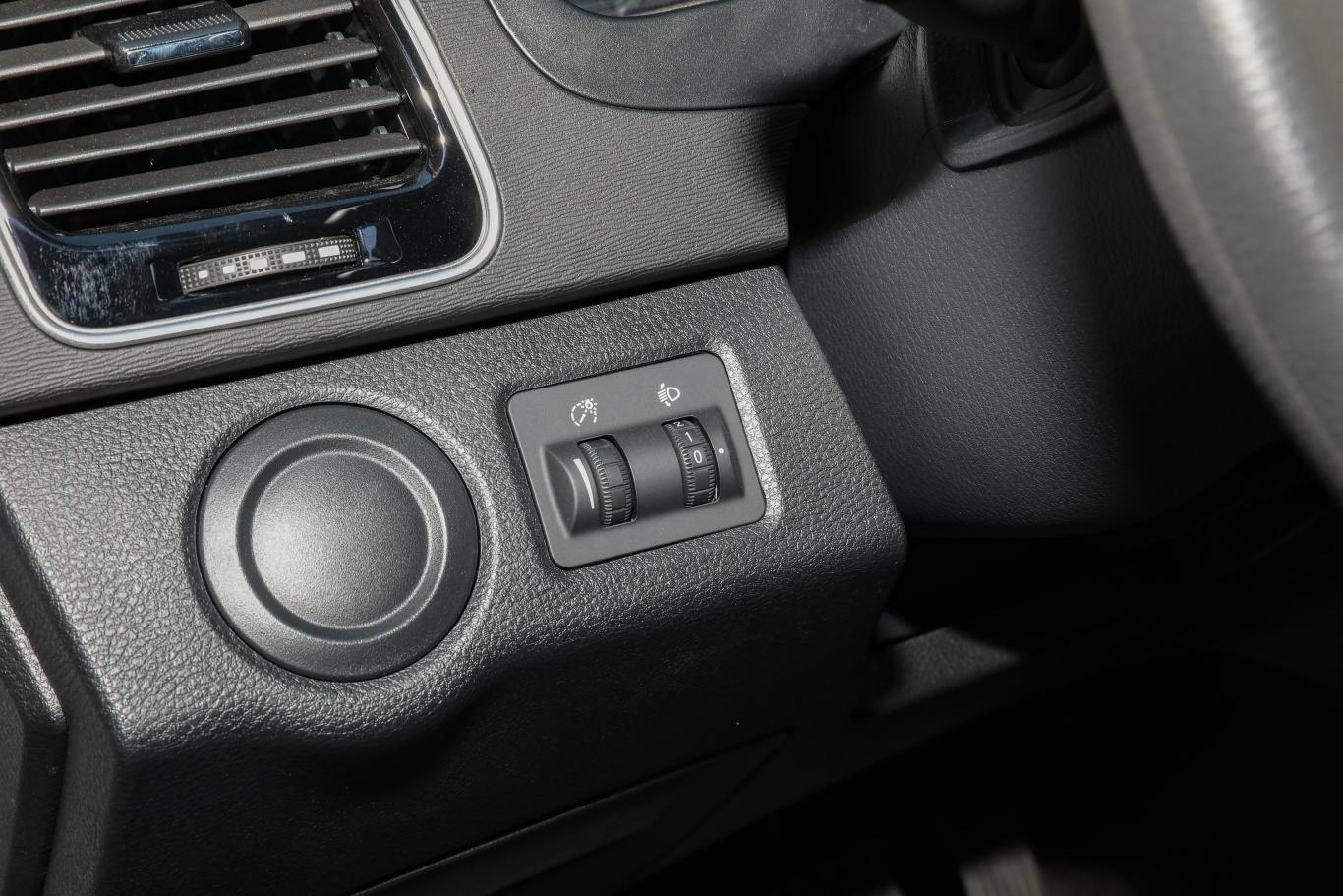 【大通G20ES 2.0T 自动超值版 汽油主驾驶位图片-汽车图片大全】-易车