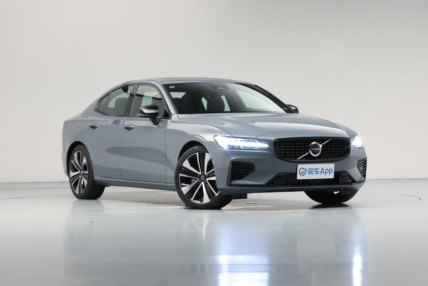 【沃尔沃S60 插电混动T8 四驱智雅运动版侧前45度车头向右水平图片-汽车图片大全】-易车