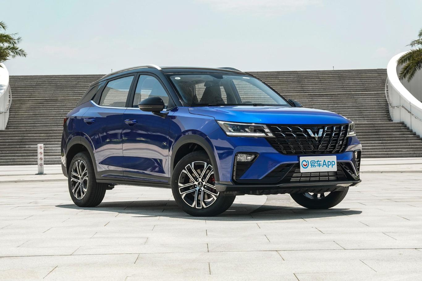 【五菱星驰1.5T CVT潮酷型侧前45度车头向右水平图片-汽车图片大全】-易车