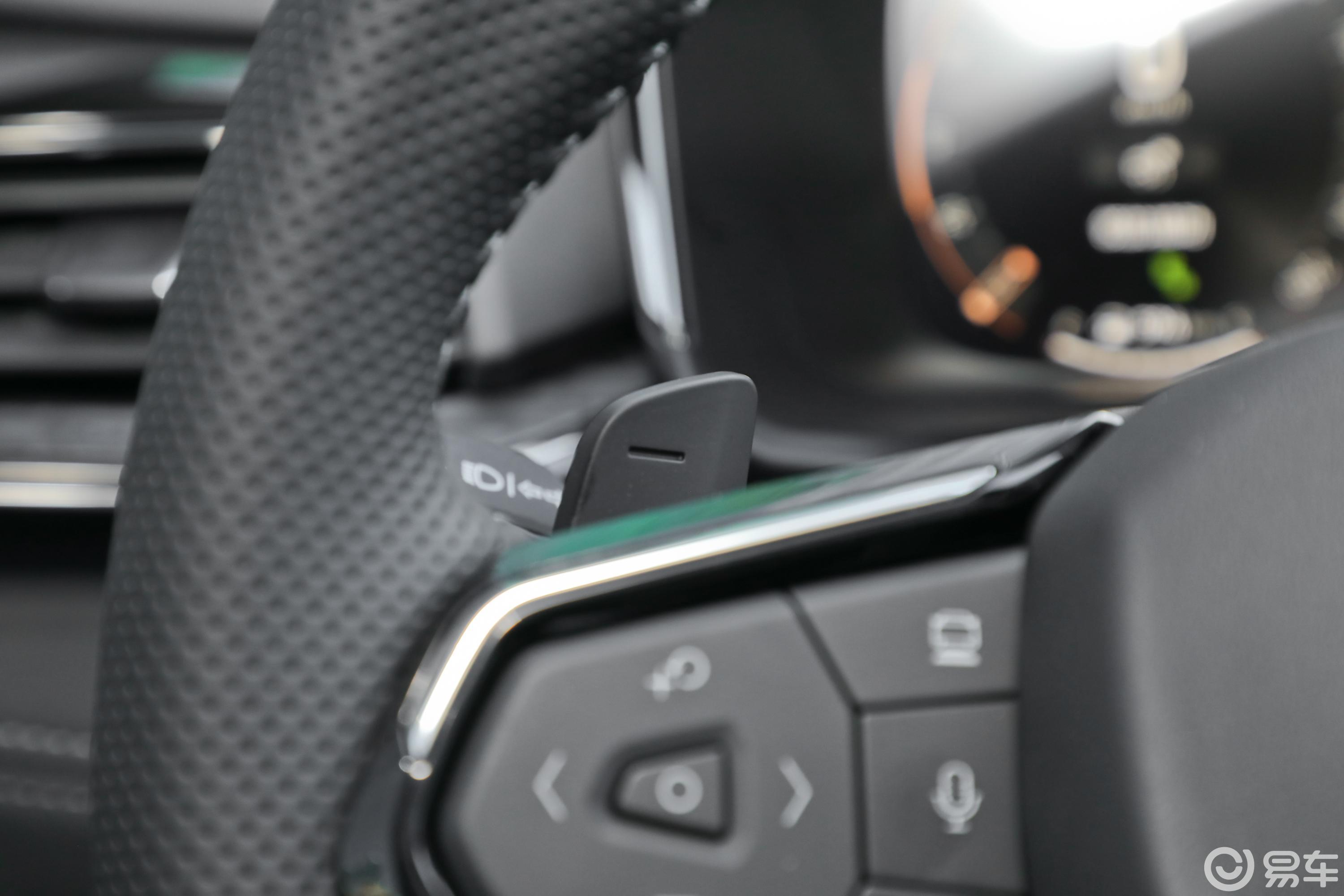 【领克06Remix 1.5T 劲Pro主驾驶位图片-汽车图片大全】-易车