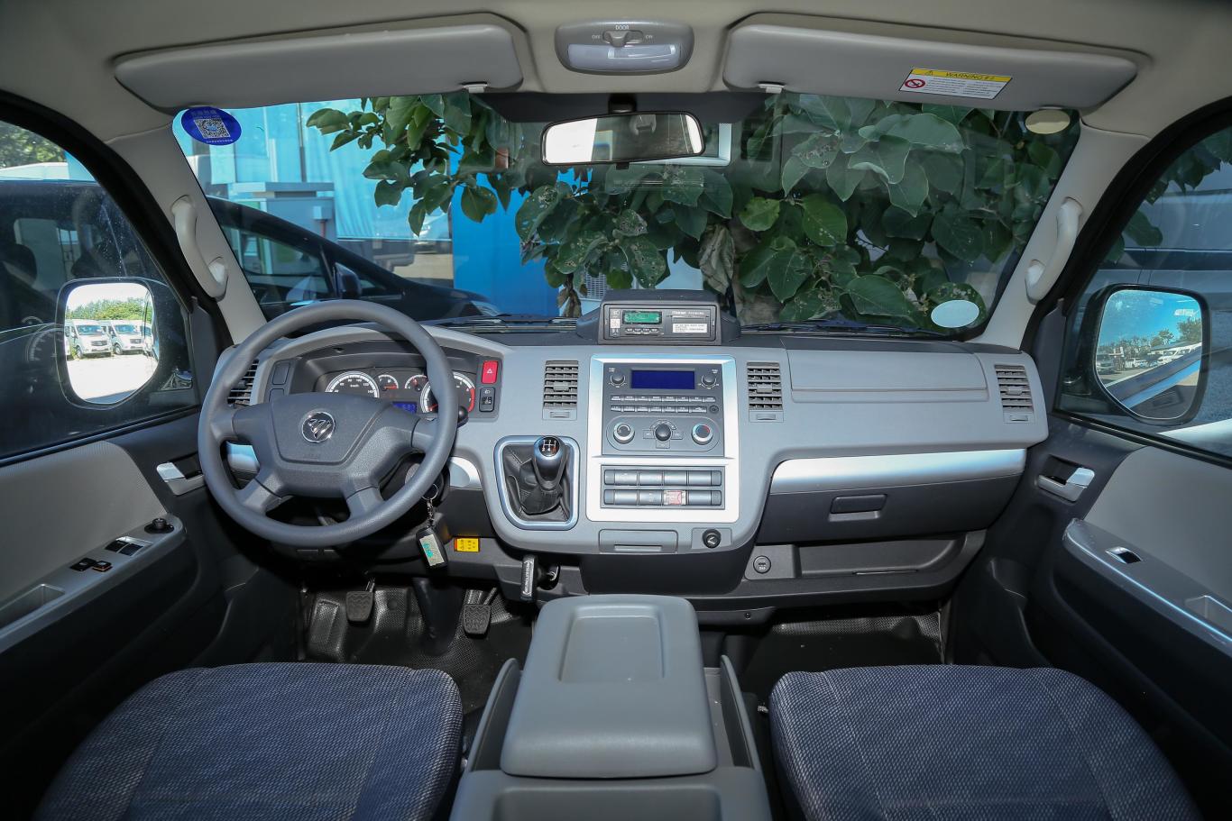 【风景G7商运版 2.4L 短轴低顶明窗 10座 汽油内饰全景正拍图片-汽车图片大全】-易车