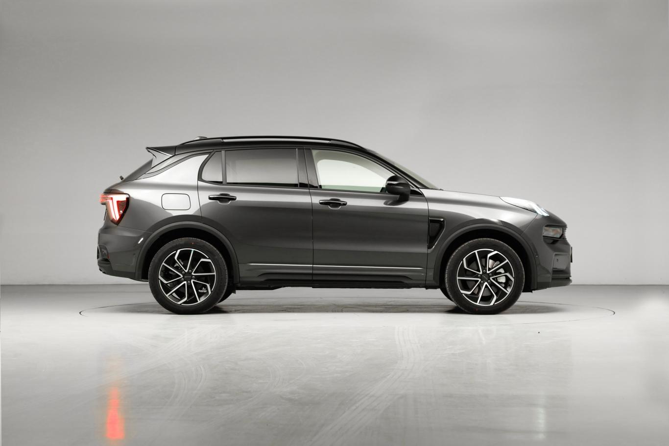 【领克01 EM-P1.5T 70km PM版正侧车头向右水平图片-汽车图片大全】-易车