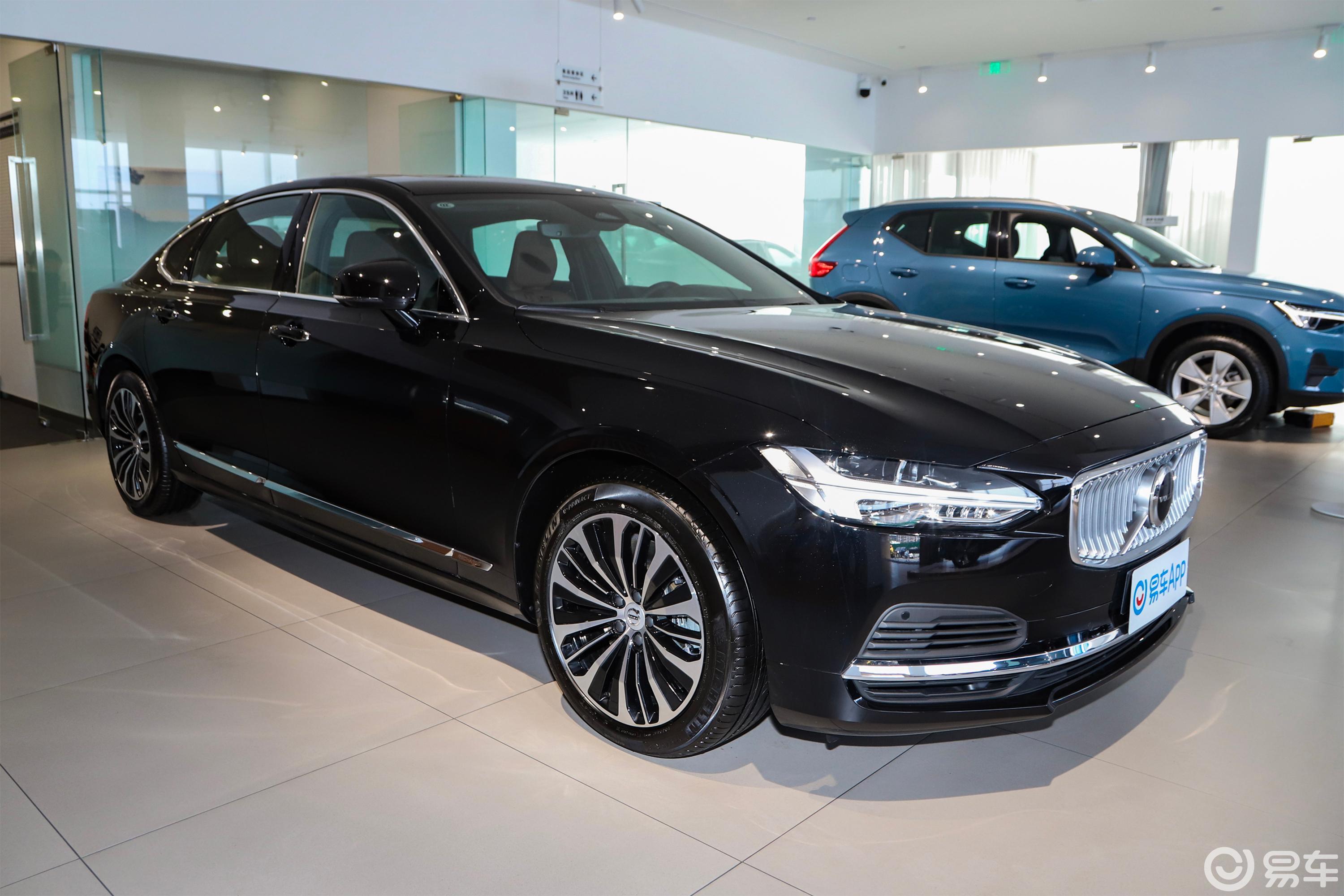 【沃尔沃S90 RECHARGET8 长续航 智逸豪华版侧前45度车头向右水平图片-汽车图片大全】-易车