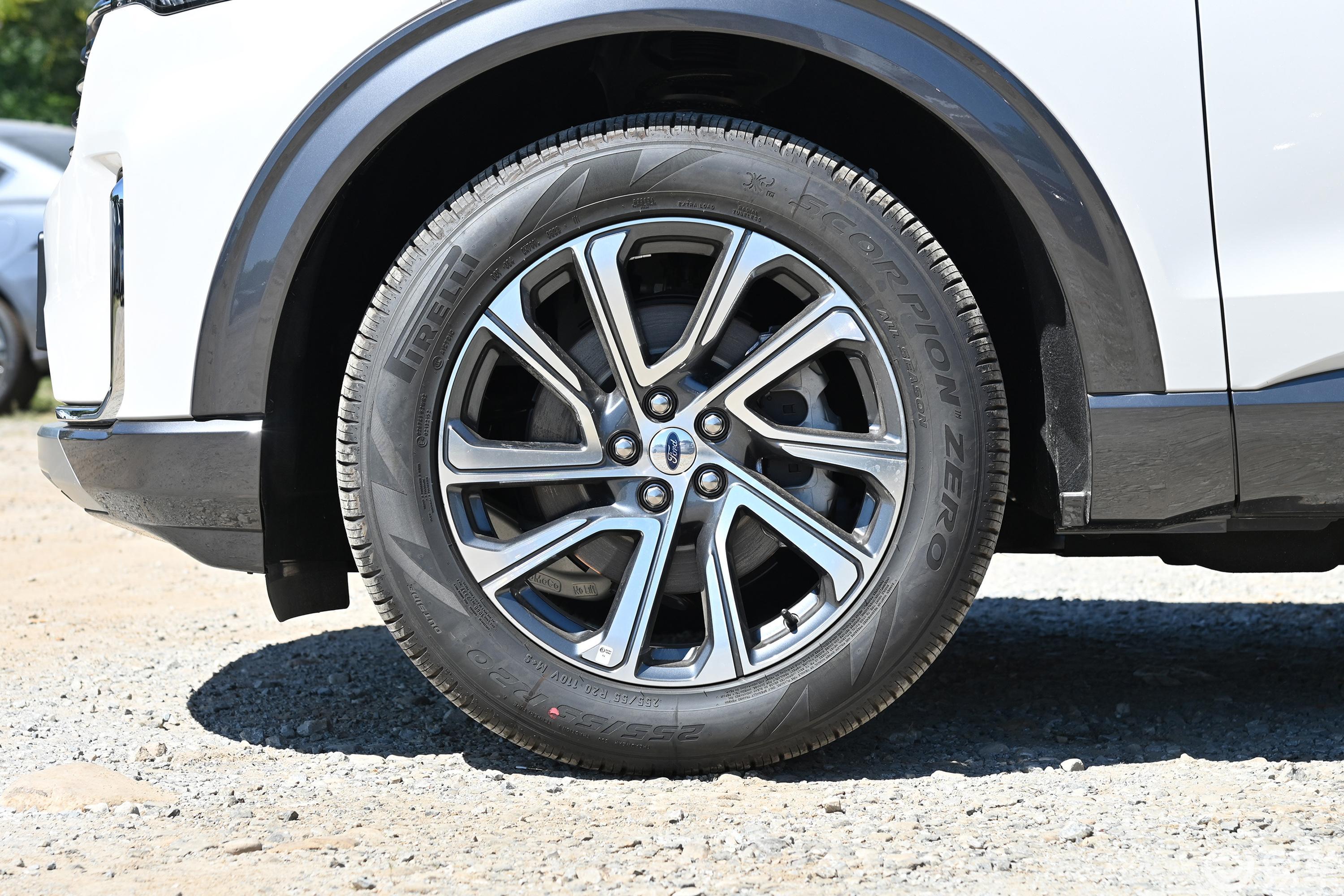 【探险者EcoBoost 285 四驱风尚plus版 6座前轮毂造型图片-汽车图片大全】-易车