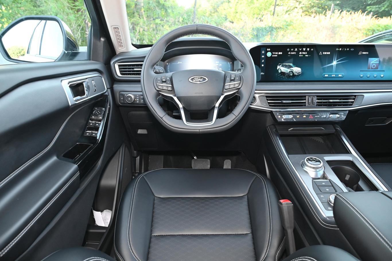 【探险者EcoBoost 285 四驱风尚plus版 6座驾驶位区域图片-汽车图片大全】-易车