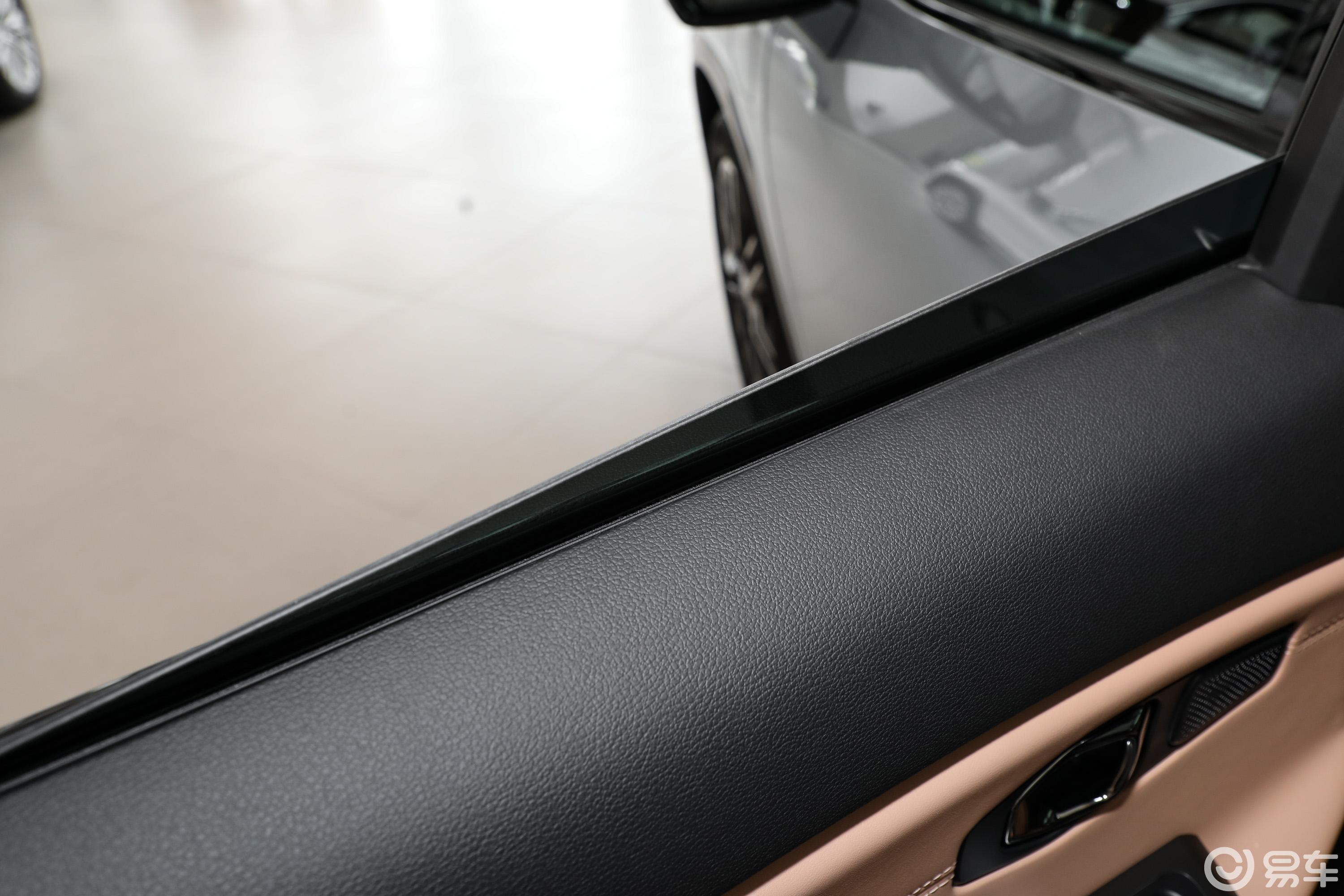【蔚来ES6455km 运动版 75kWh后排玻璃材质特写图片-汽车图片大全】-易车