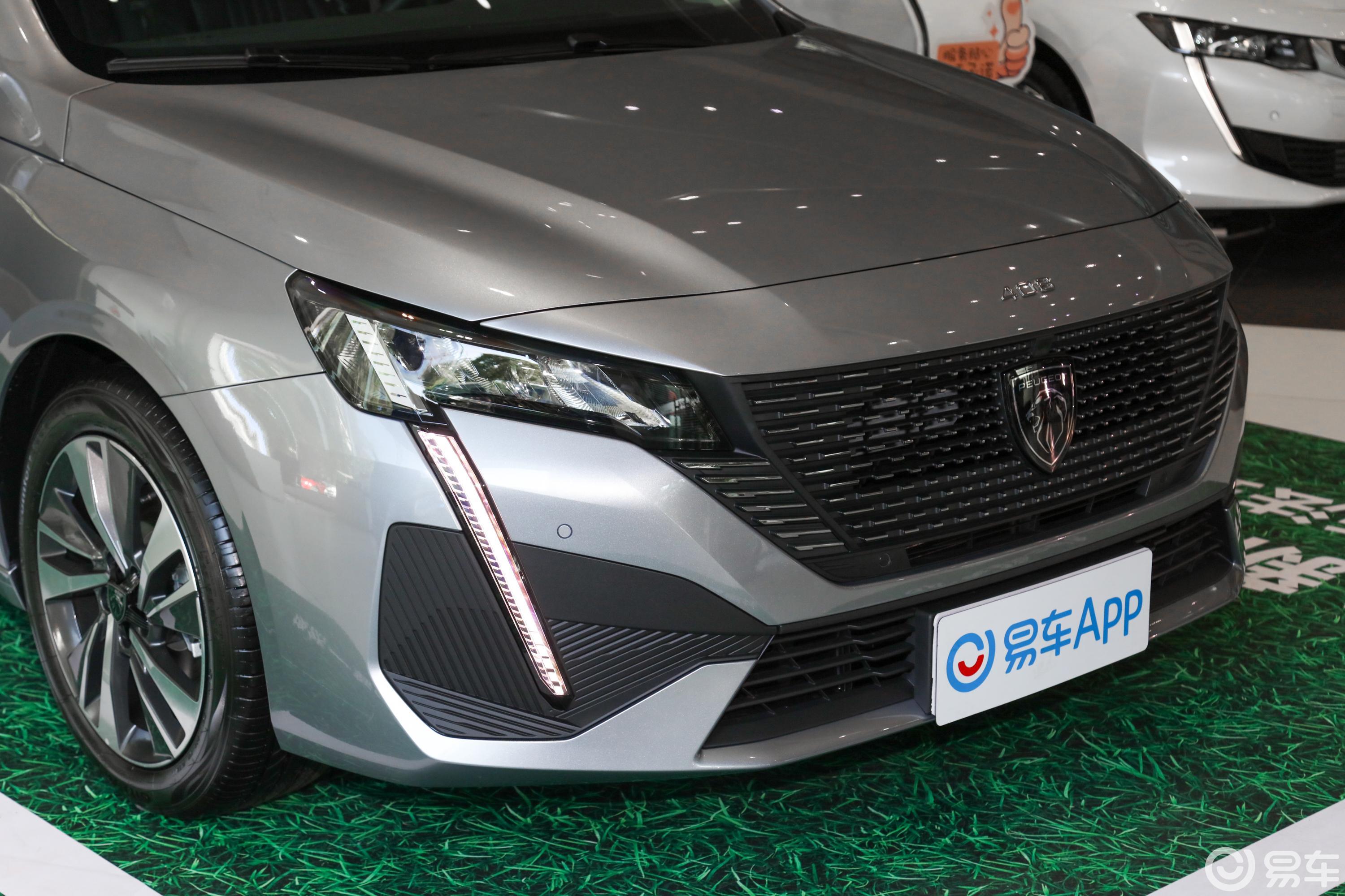 【标致4081.6T 追光版前格栅侧俯拍图片-汽车图片大全】-易车