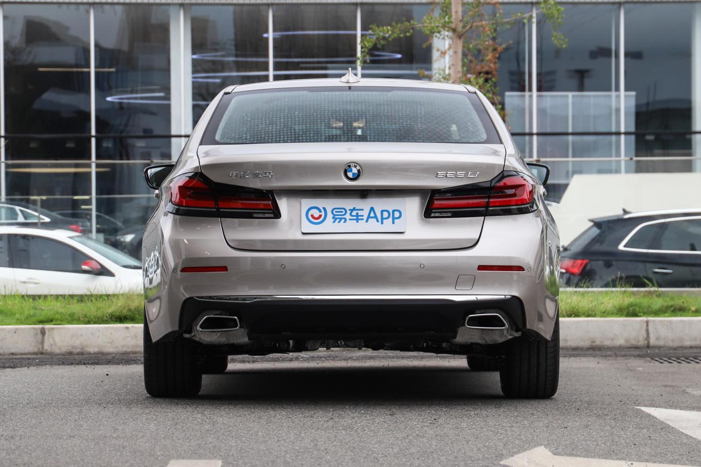 【宝马5系改款二 525Li 豪华套装正后水平图片-汽车图片大全】-易车