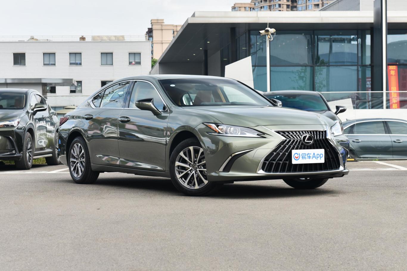 【雷克萨斯ES200 卓越版侧前45度车头向右水平图片-汽车图片大全】-易车